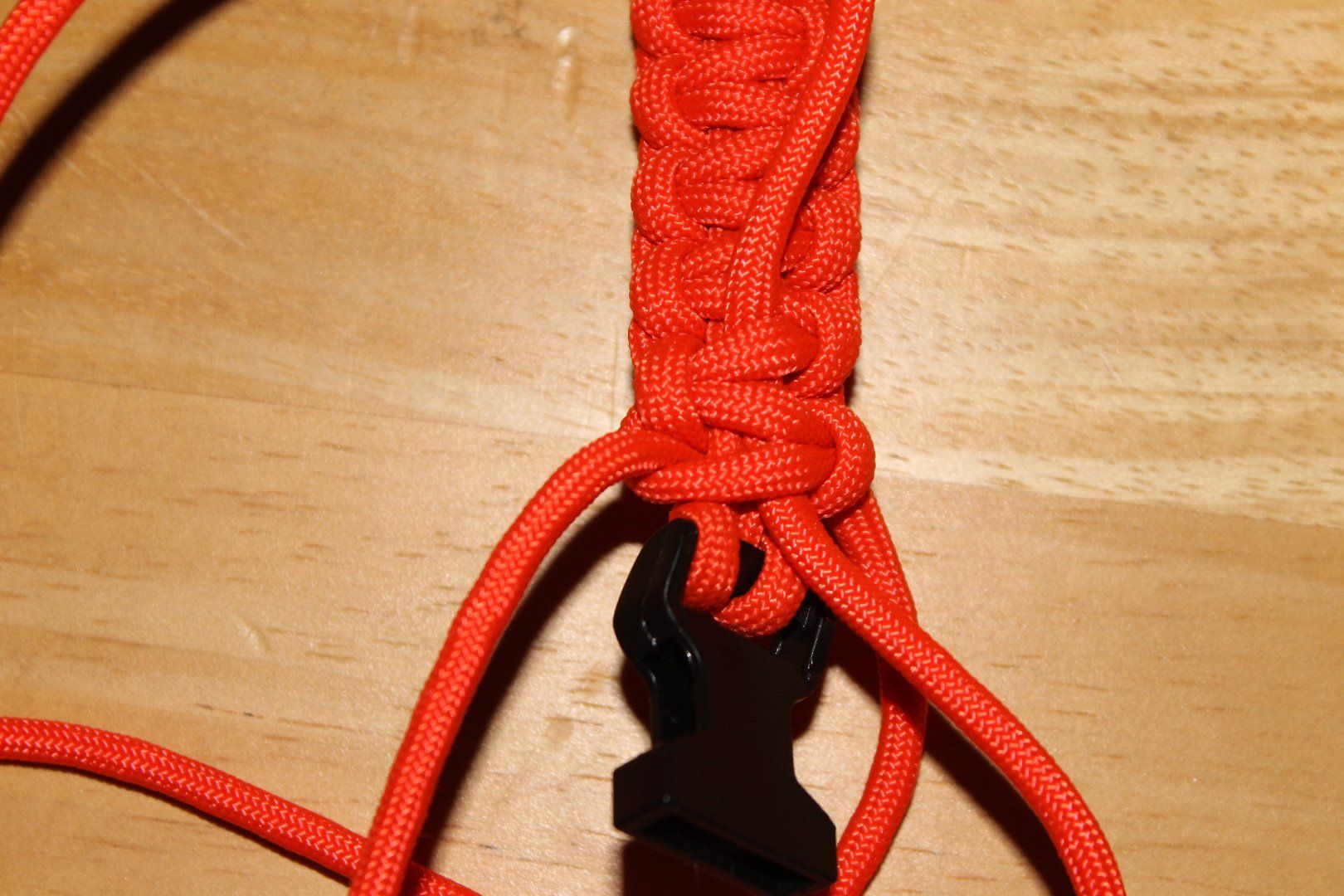 Solman Bar Paracord Braclet : 5 Steps - Instructables