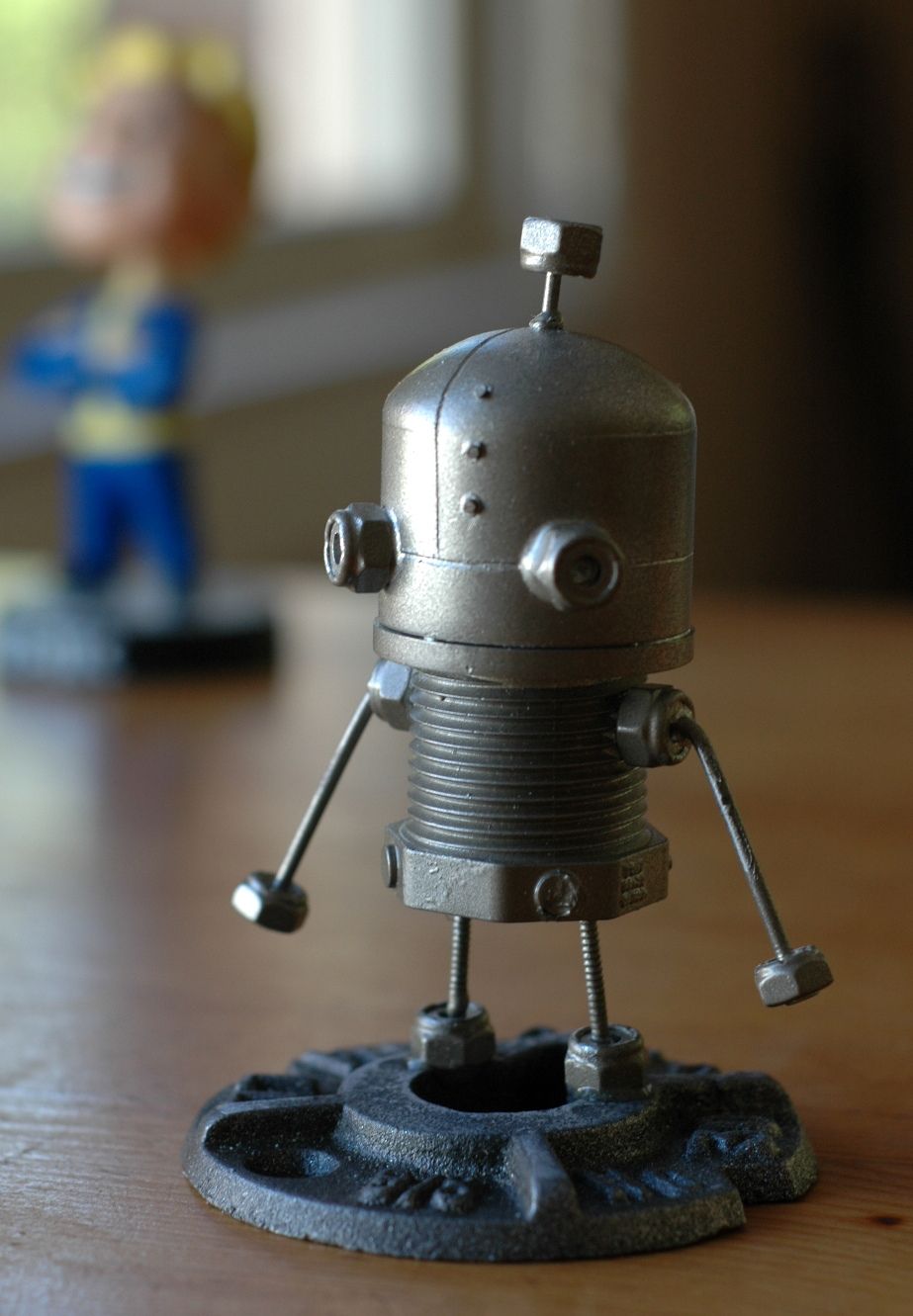 Josef the Robot (from Machinarium) : 8 Steps - Instructables