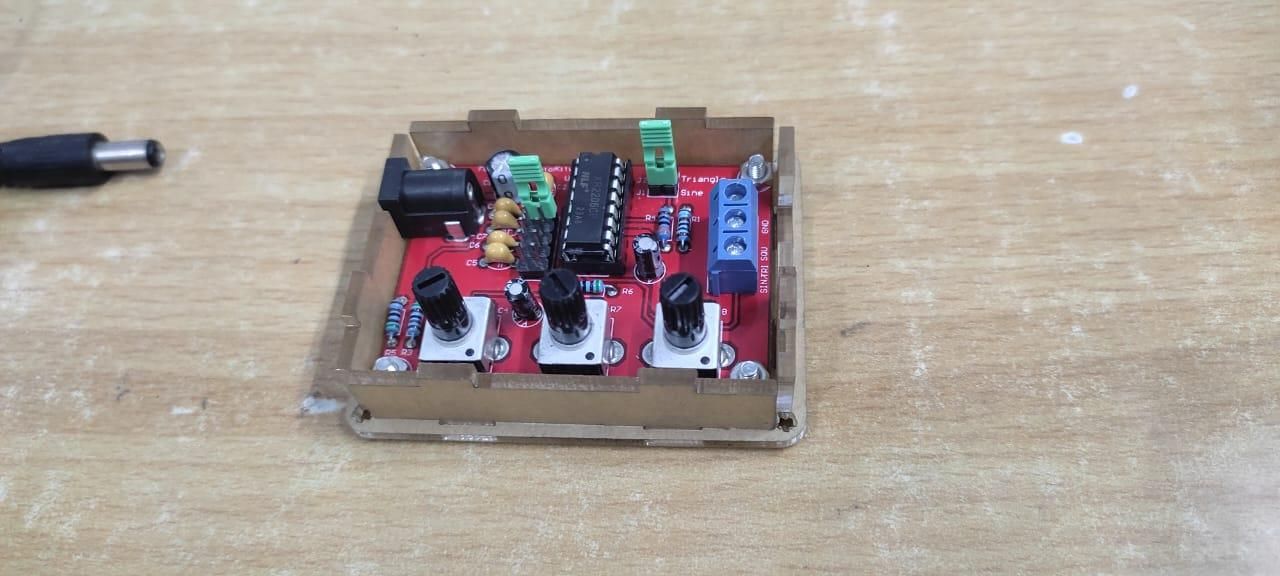 XR2206 Function Generator Kit : 5 Steps - Instructables