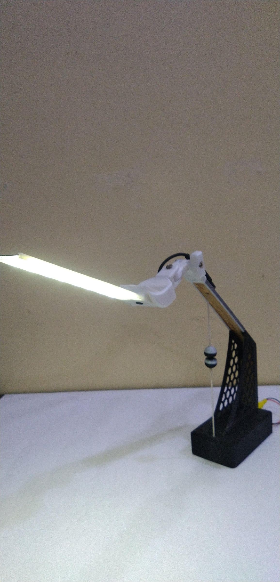 MagnoLamp : a Magnetic Desk Lamp : 7 Steps (with Pictures) - Instructables
