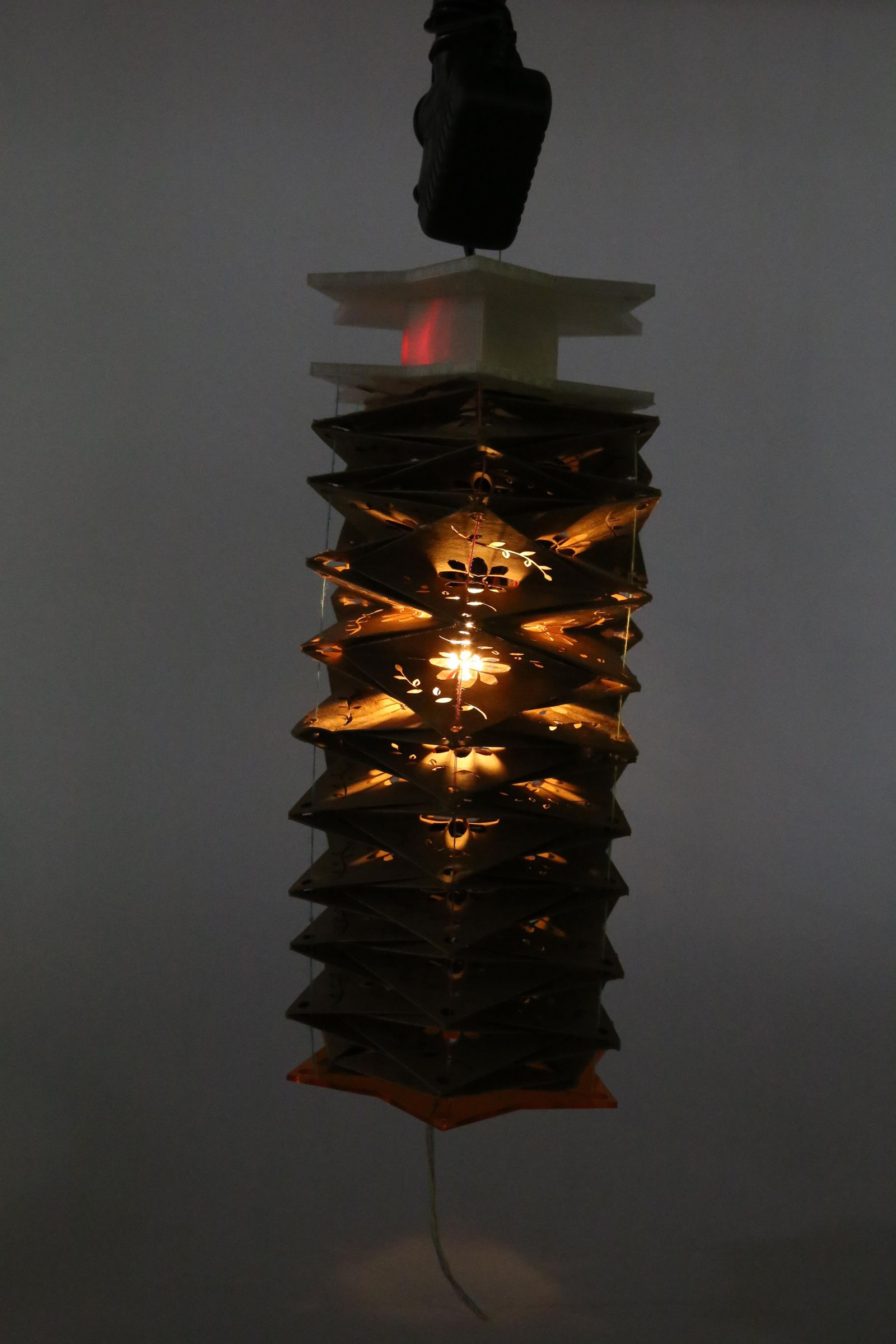 Hanging Foldable Lampshade! : 8 Steps (with Pictures) - Instructables