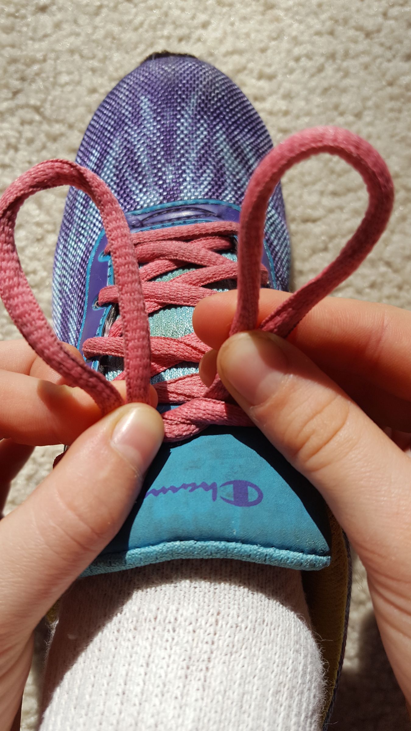 How to Teach Kids to Tie Shoes by Maria Bischel : 14 Steps (with ...