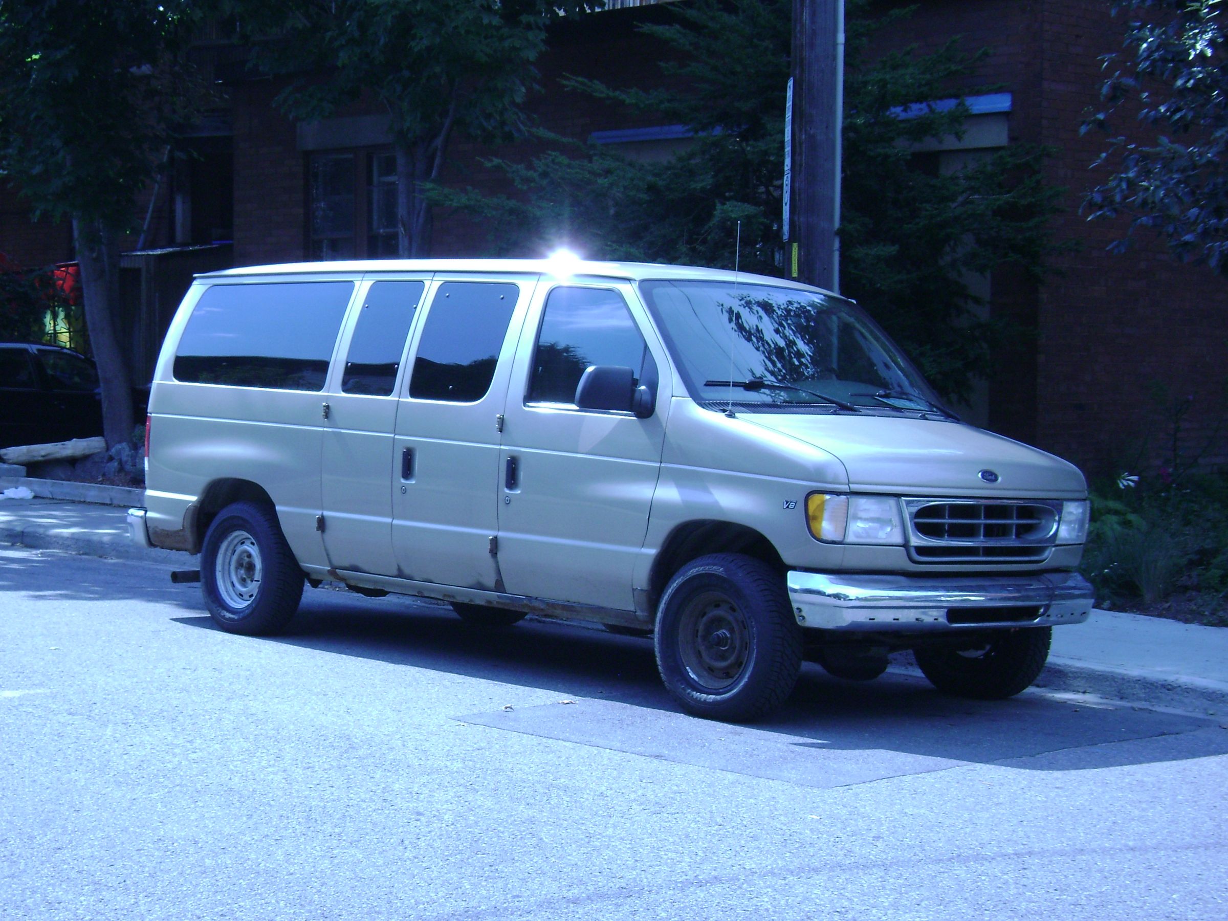 Build a Bed in the Back of Your Van : 4 Steps (with Pictures ...