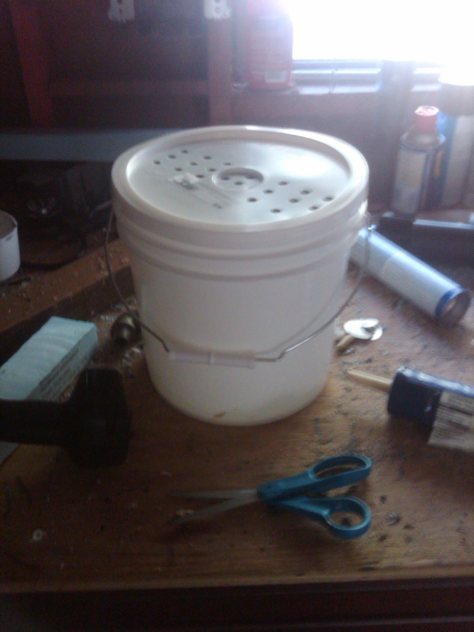 How to Build a Kitchen Compost Storage Container That Keeps Flies Out ...