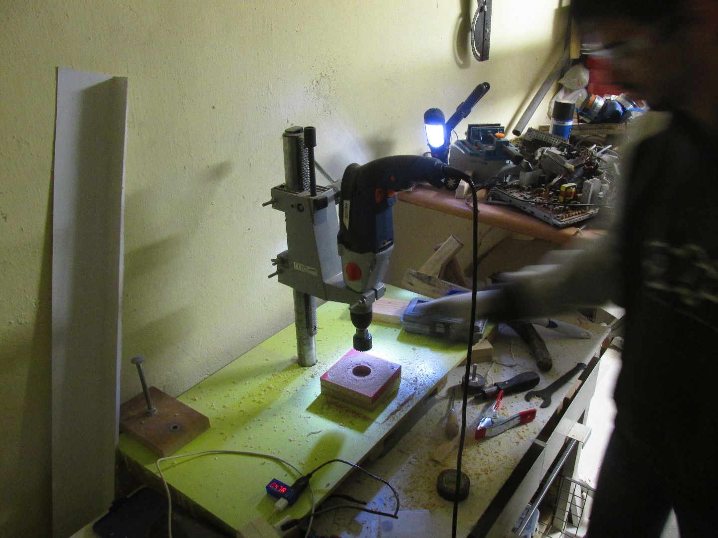 How to Accurately Drill a Ball Through Its Center : 3 Steps (with ...