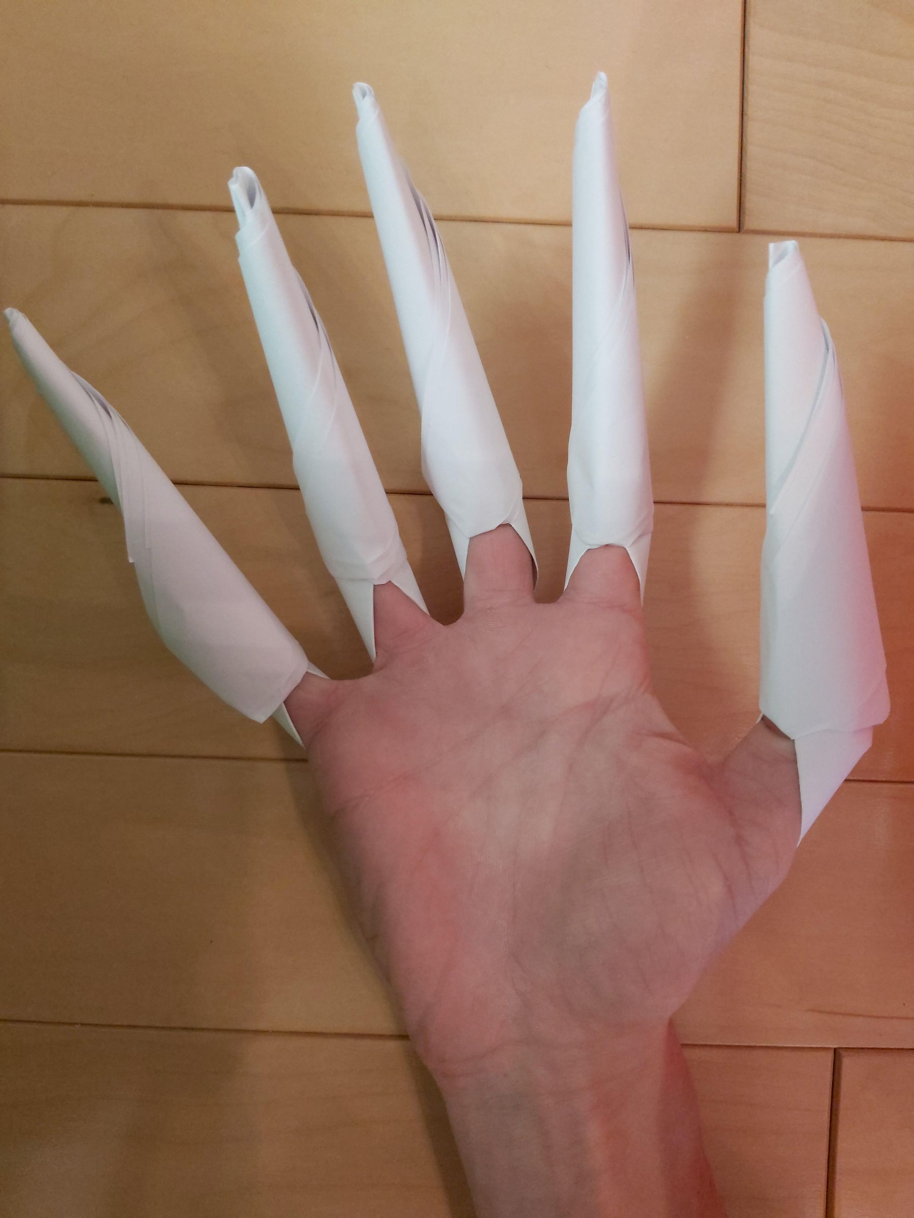 How to Easily Make Functional Paper Claws : 11 Steps - Instructables