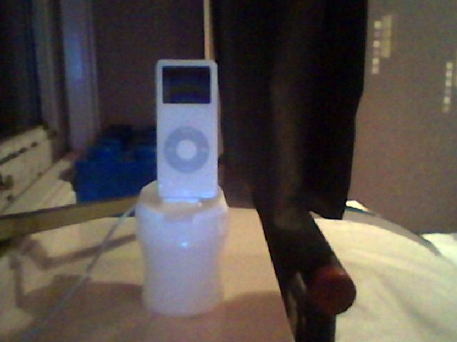 Extra Chewing Gum Container IPod Docking Station : 3 Steps - Instructables