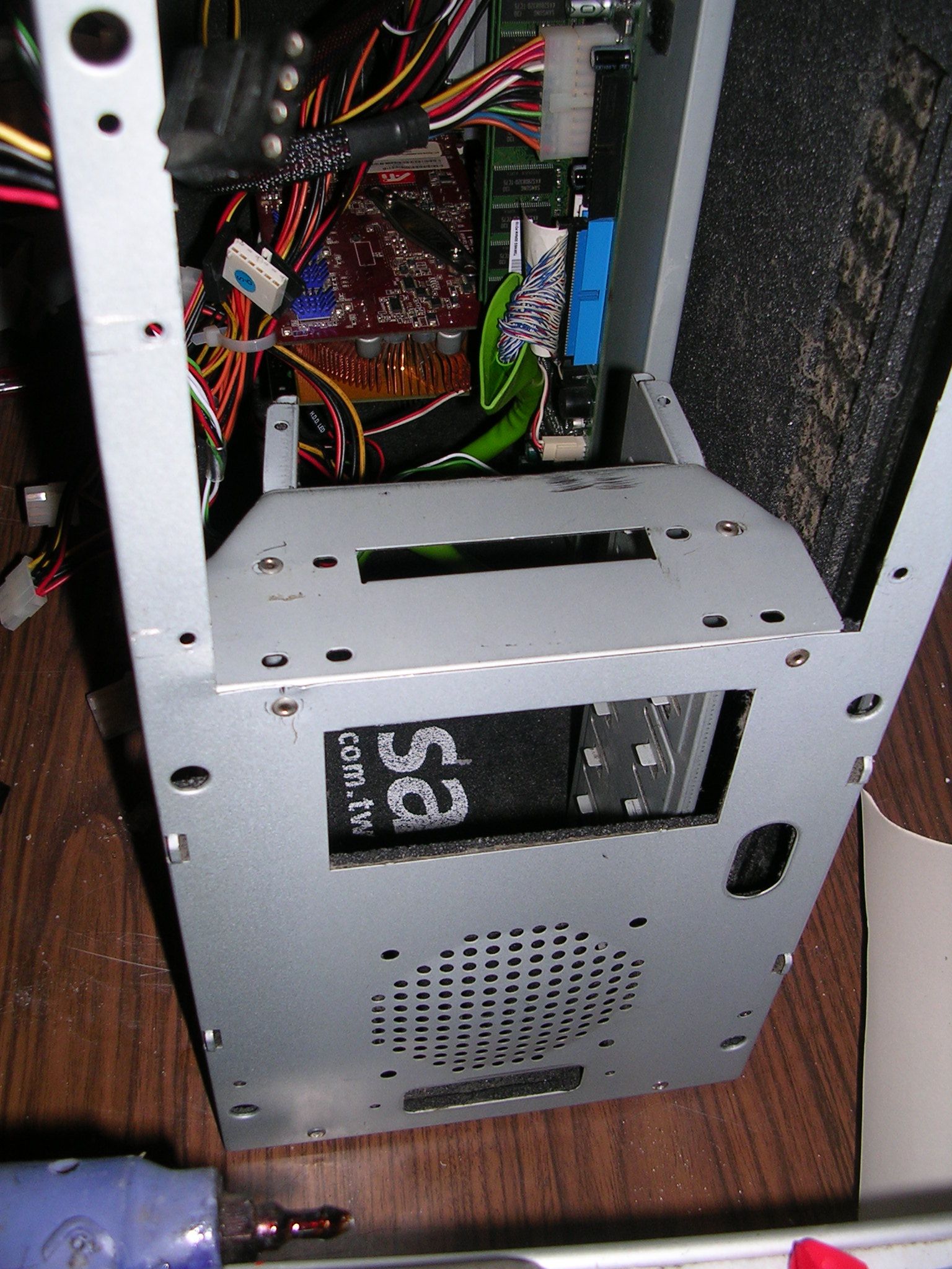 Zombie PC Case Mod, Back From the Dead PC With Space Saving Side ...