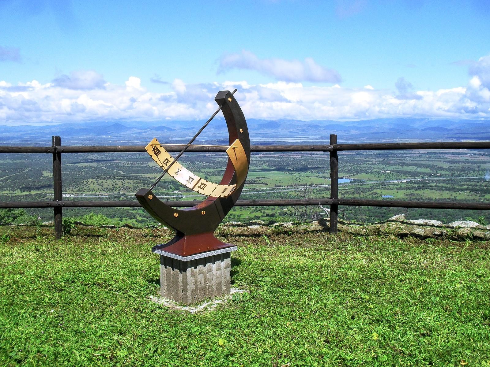 Fiberglass Equatorial Sundial : 6 Steps (with Pictures) - Instructables