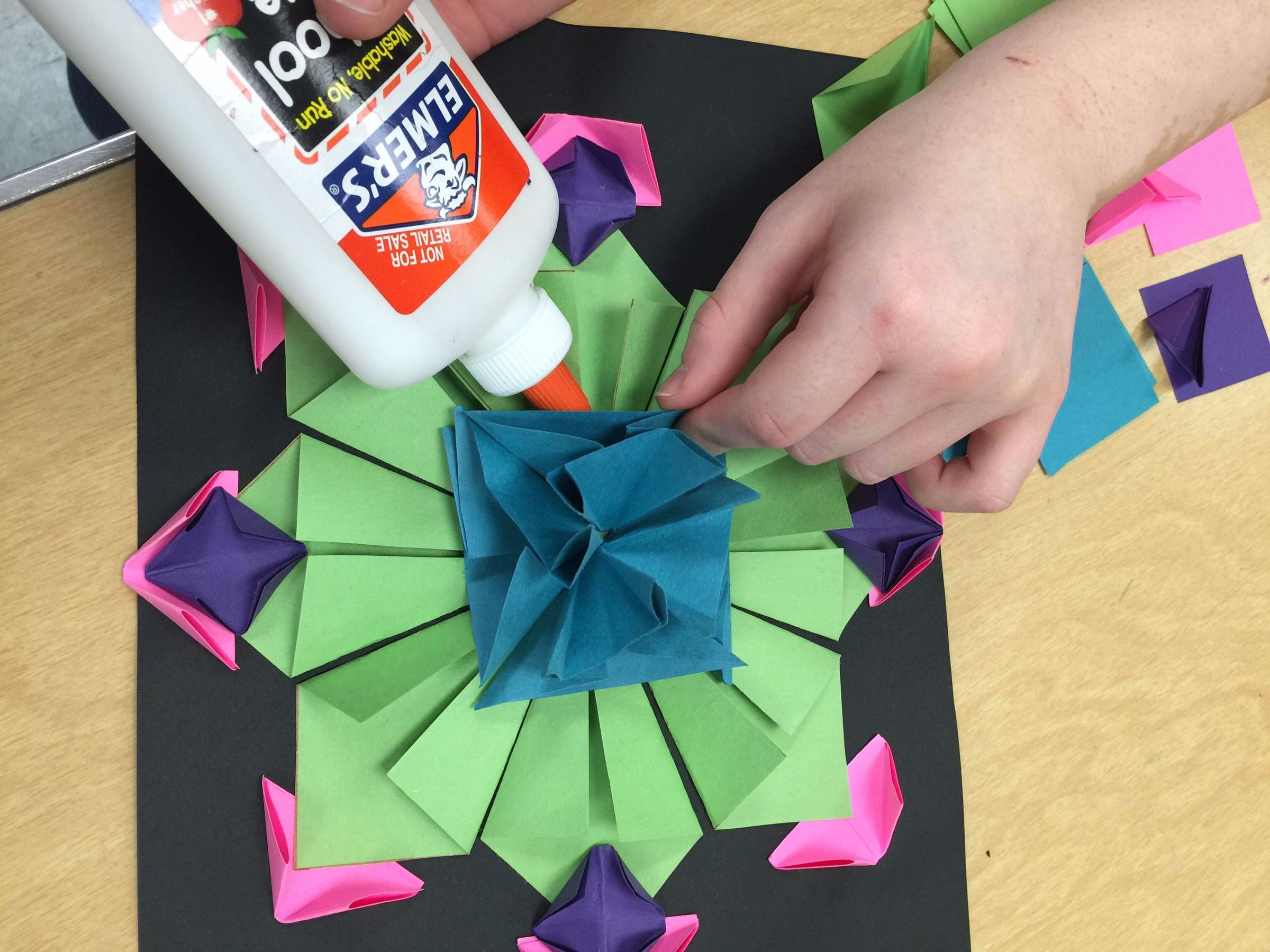 Radial Folded Paper Designs : 8 Steps - Instructables