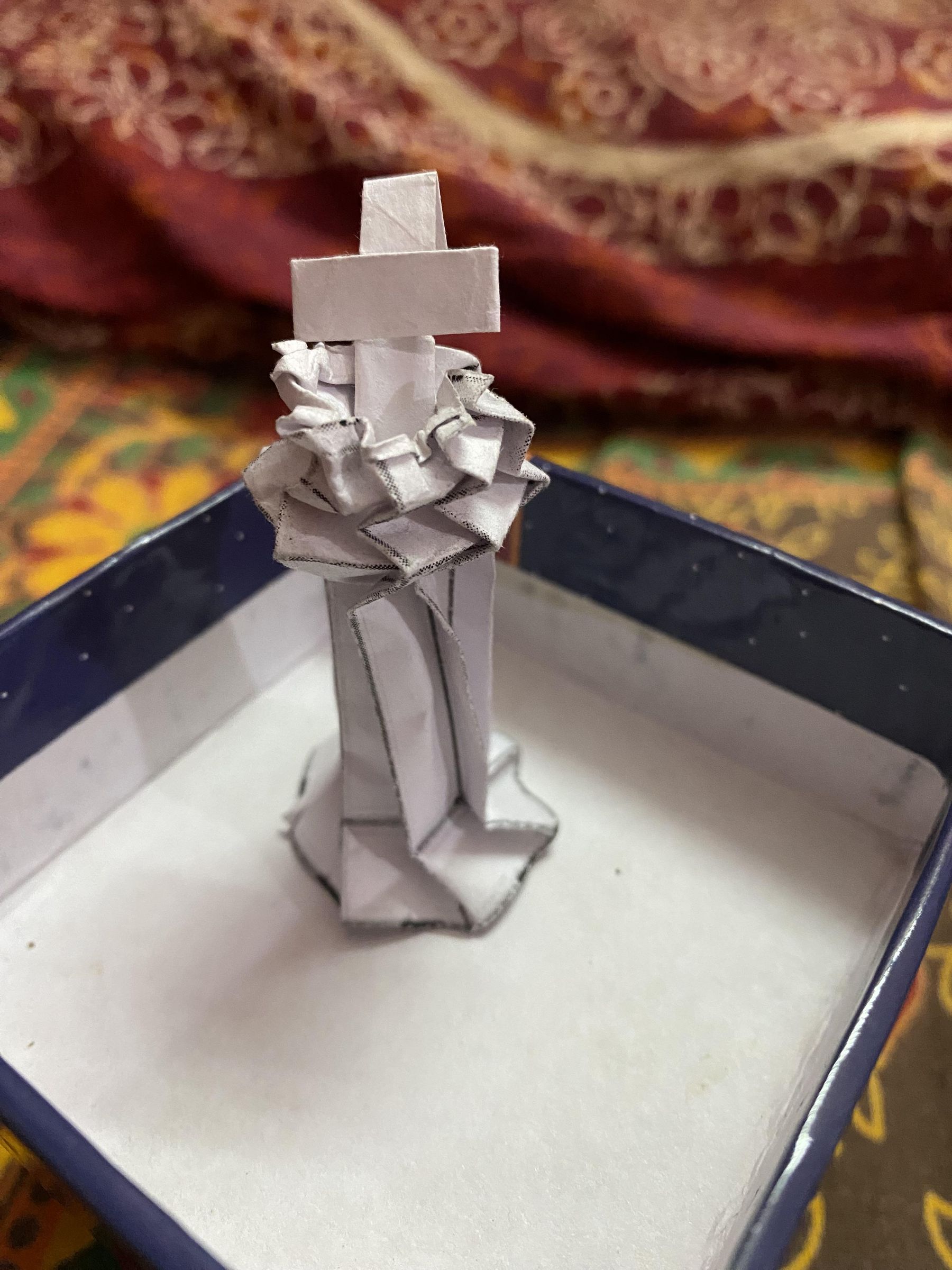Origami Pleated Chess King and Queen : 6 Steps - Instructables