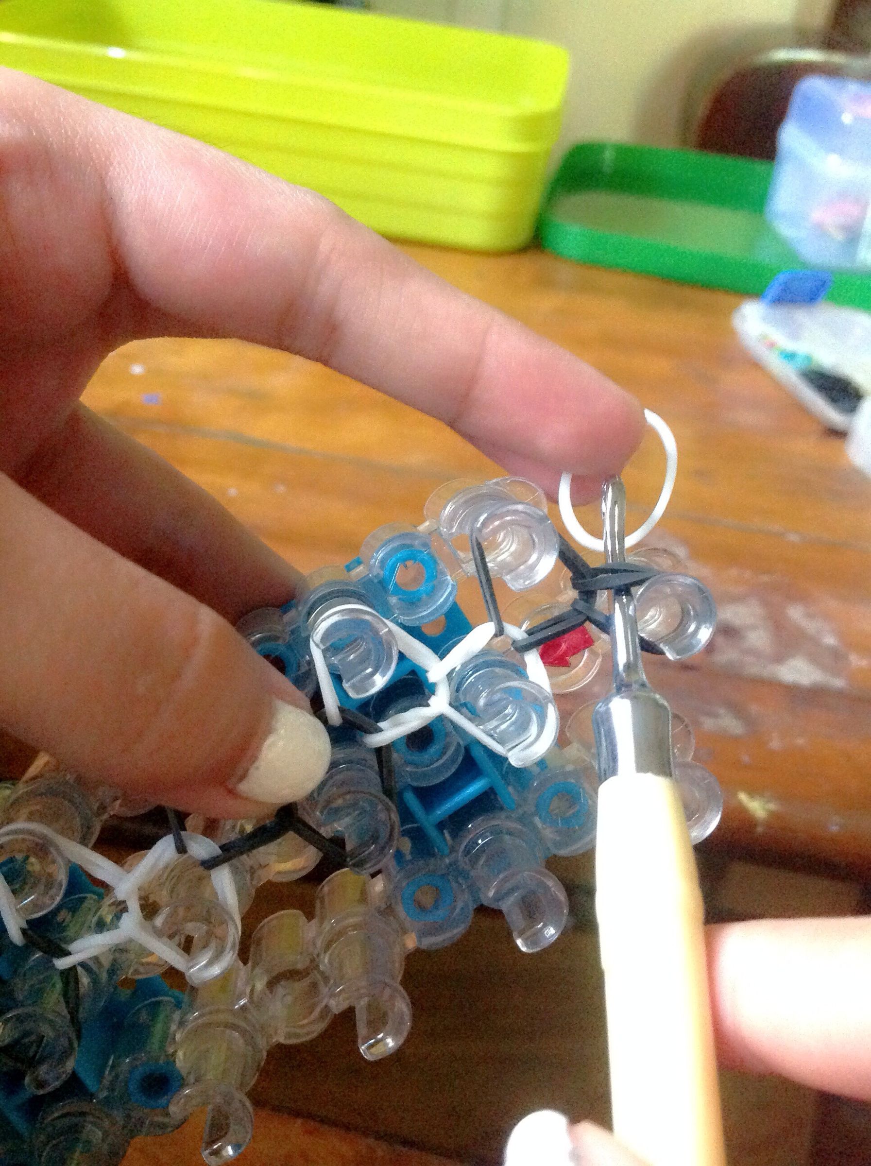 Rainbow Loom: Single Chain Bracelet : 5 Steps - Instructables