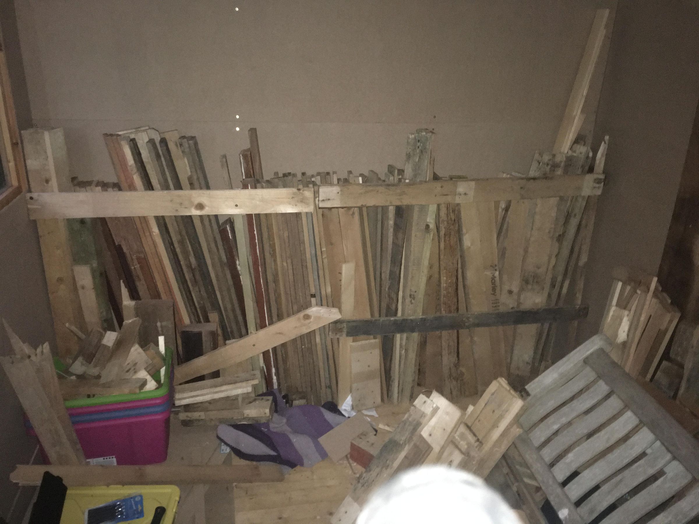 Making a Workbench From Pallets : 7 Steps - Instructables