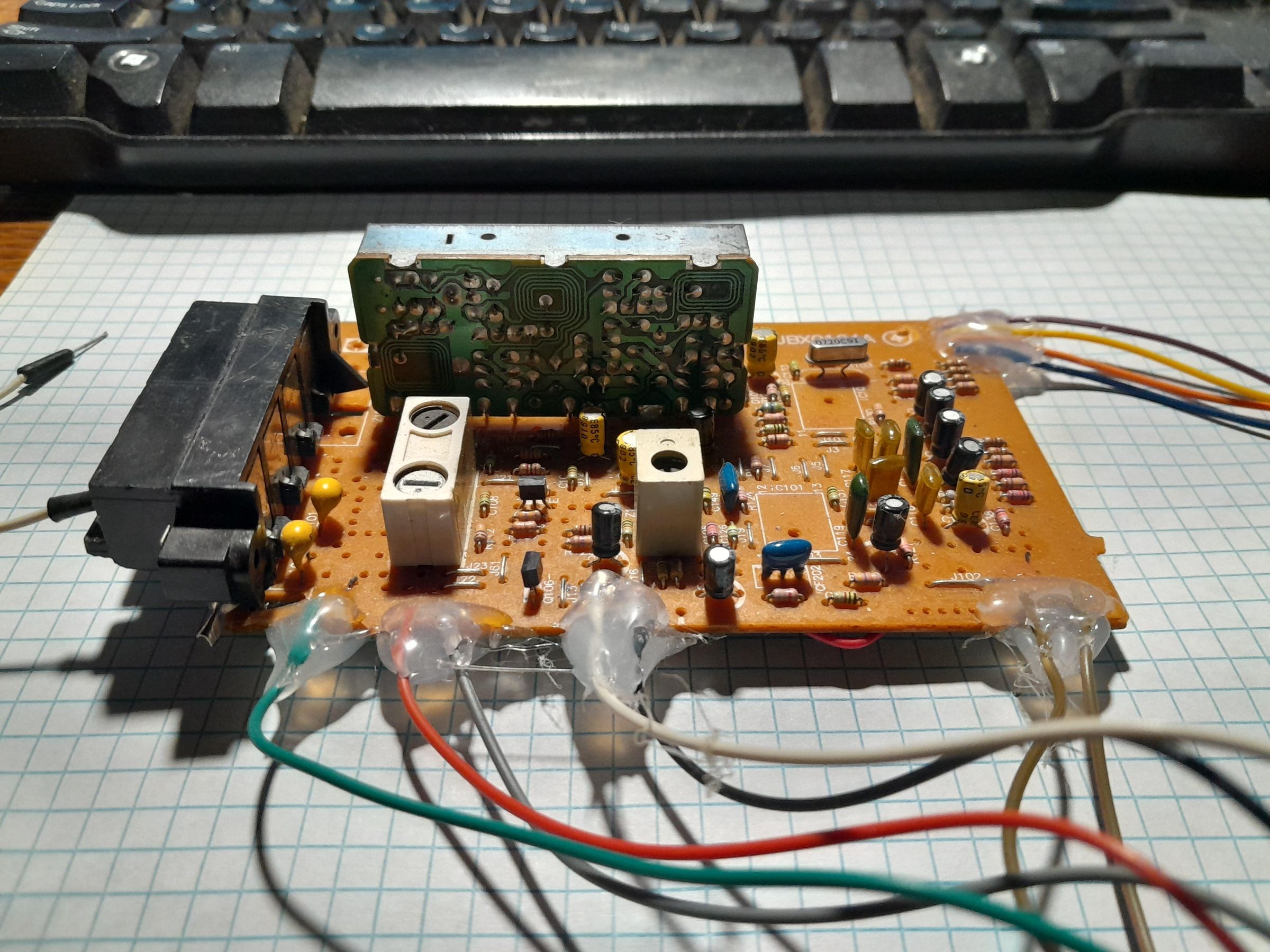 Sanyo CCB (Computer Control Bus) : 7 Steps - Instructables