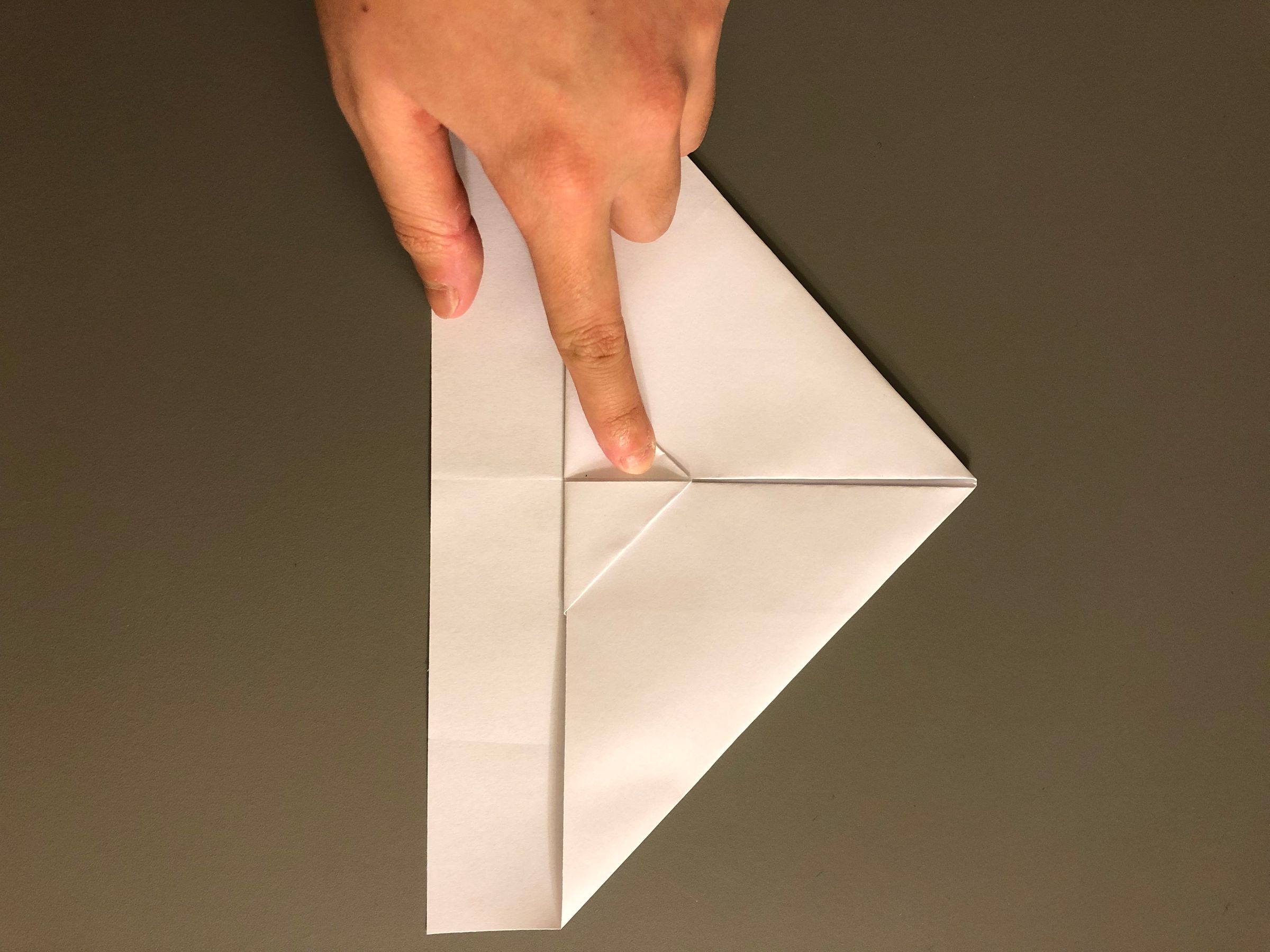 How to Make a Basic Paper Airplane : 8 Steps - Instructables