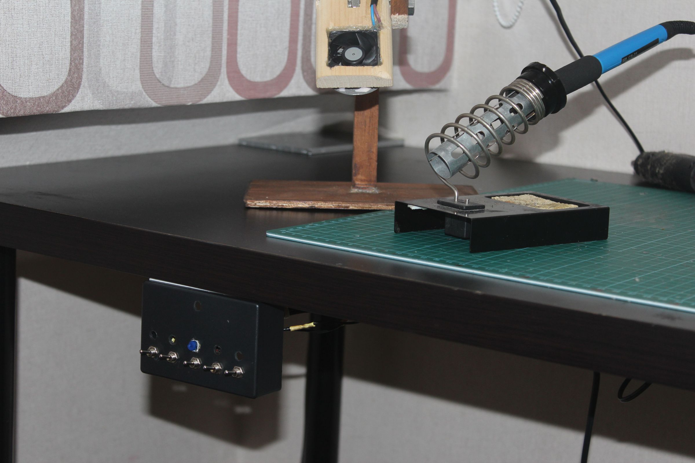 Ultimate Desk Management, With Control Pannel : 4 Steps - Instructables