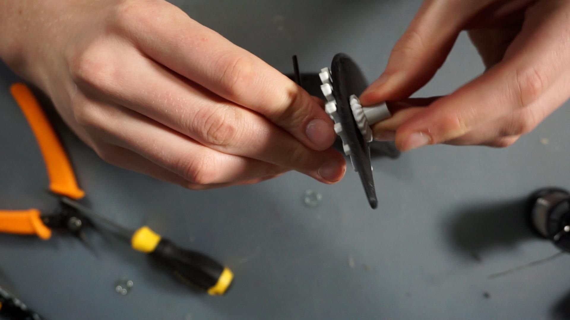 How to Make a Motorized Lazy Susan With a Secret : 9 Steps (with ...