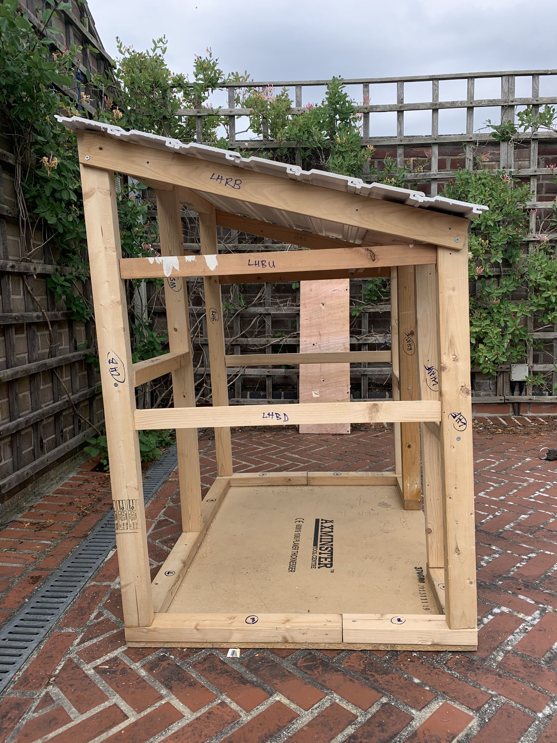 Dog Kennel : 5 Steps (with Pictures) - Instructables