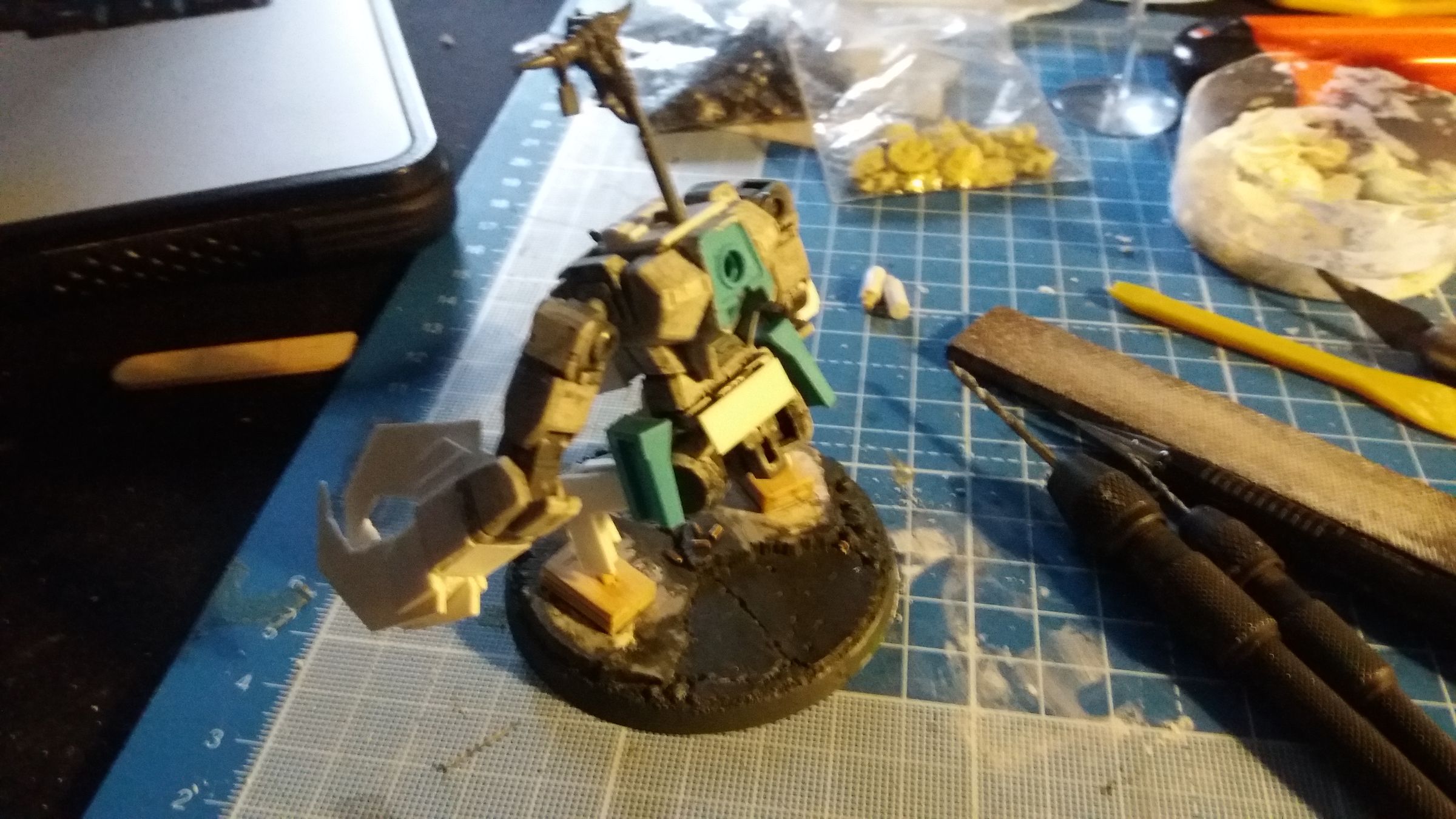 Ork Warhammer 40k Gundam Conversion : 38 Steps - Instructables