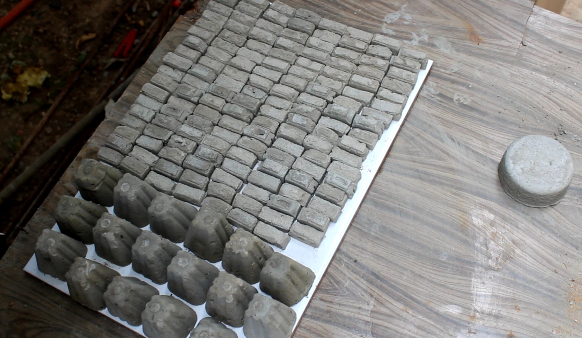 How to Make Mini Cement Bricks : 15 Steps - Instructables