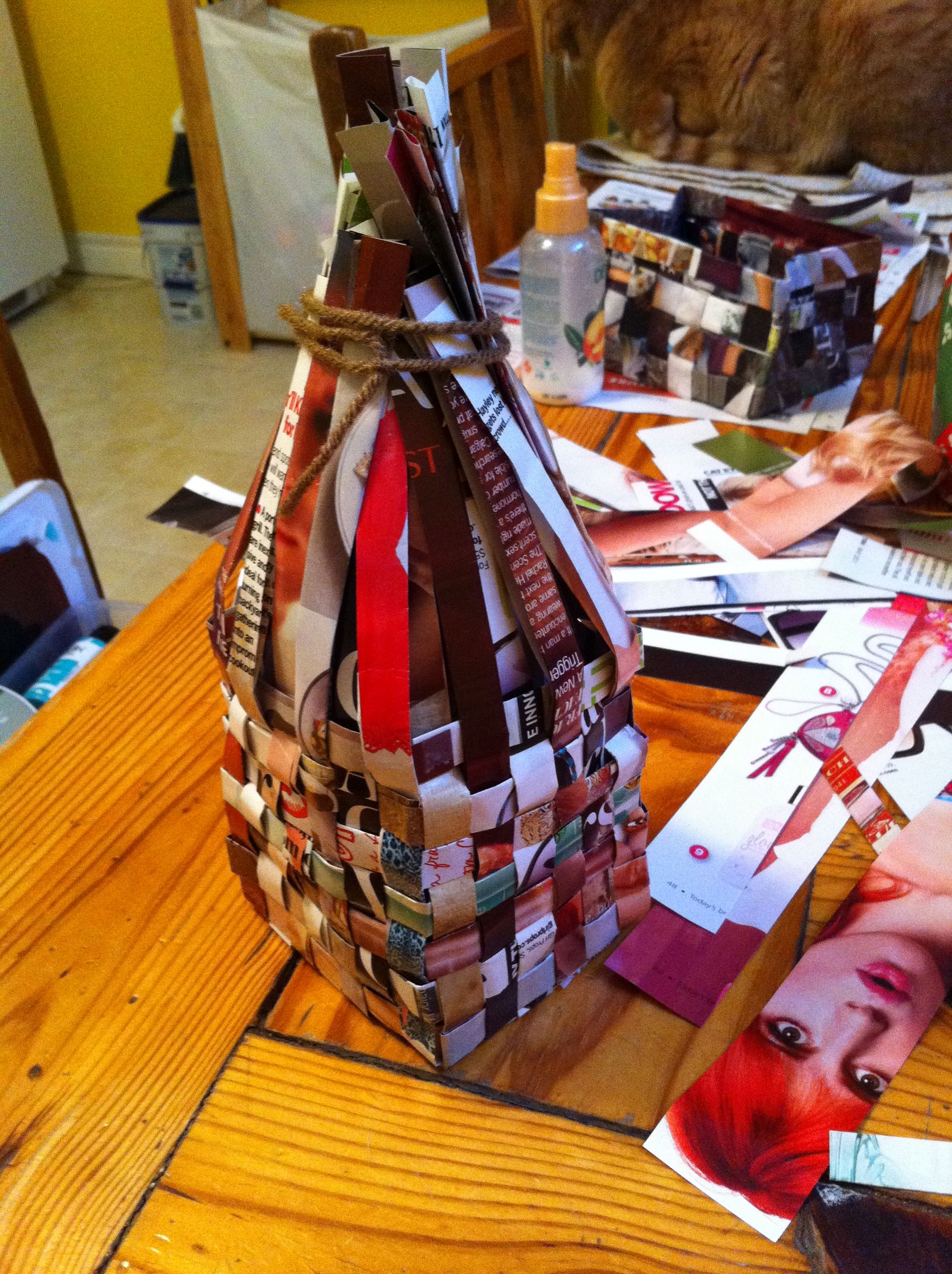 Recycled Magazine Gift Bag : 5 Steps (with Pictures) - Instructables
