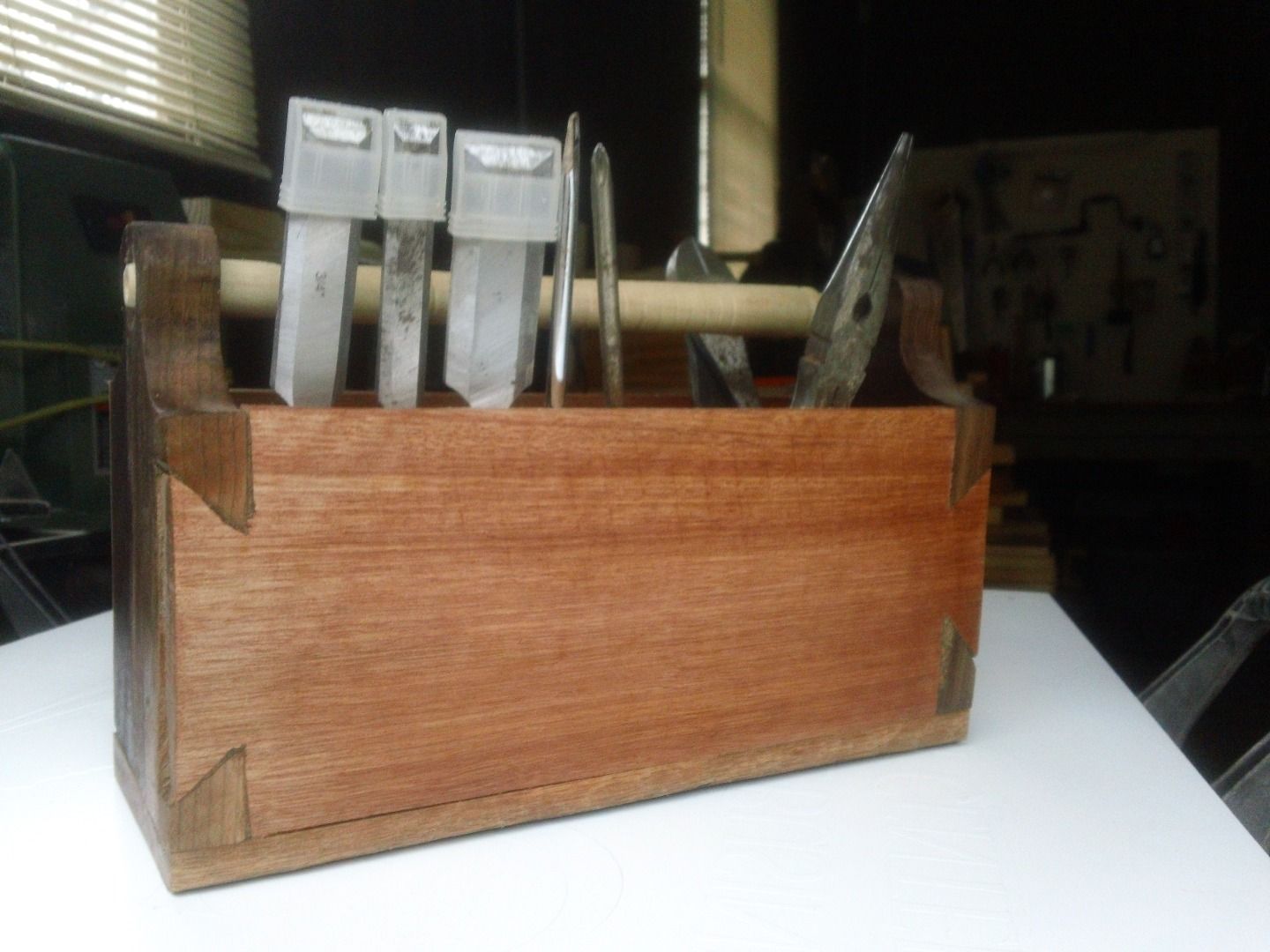 Super Simple Dovetail Tool Box : 3 Steps (with Pictures) - Instructables
