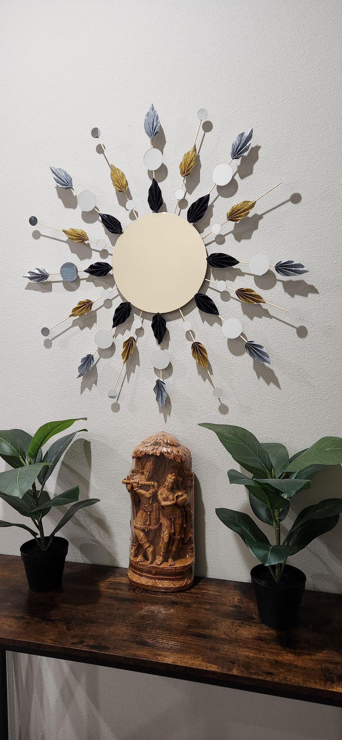 Origami Sunburst Mirror Decor : 6 Steps (with Pictures) - Instructables