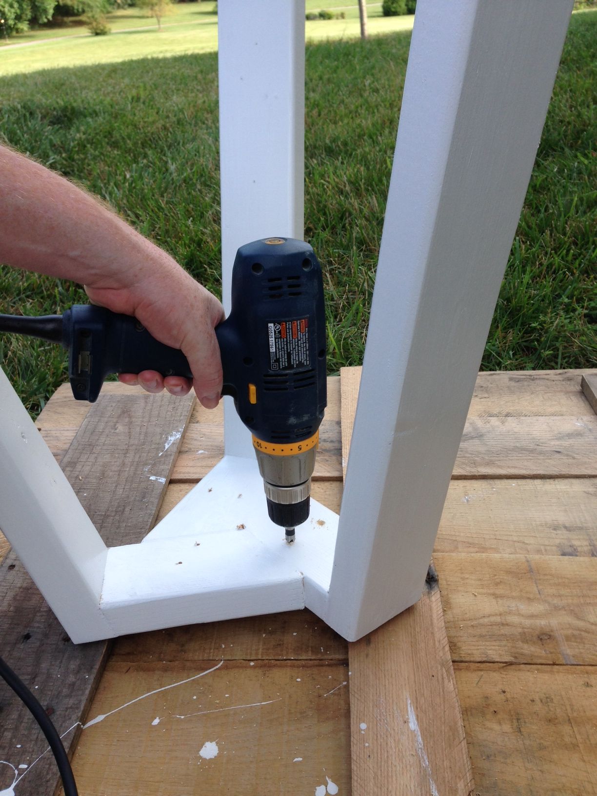 Simple Round Table : 15 Steps (with Pictures) - Instructables