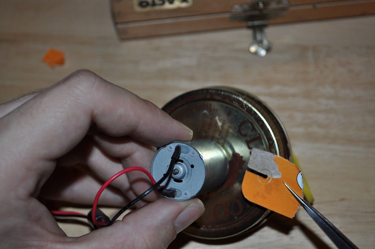 Motion Activated Dropping Spider, Low Cost, No Programming : 10 Steps ...