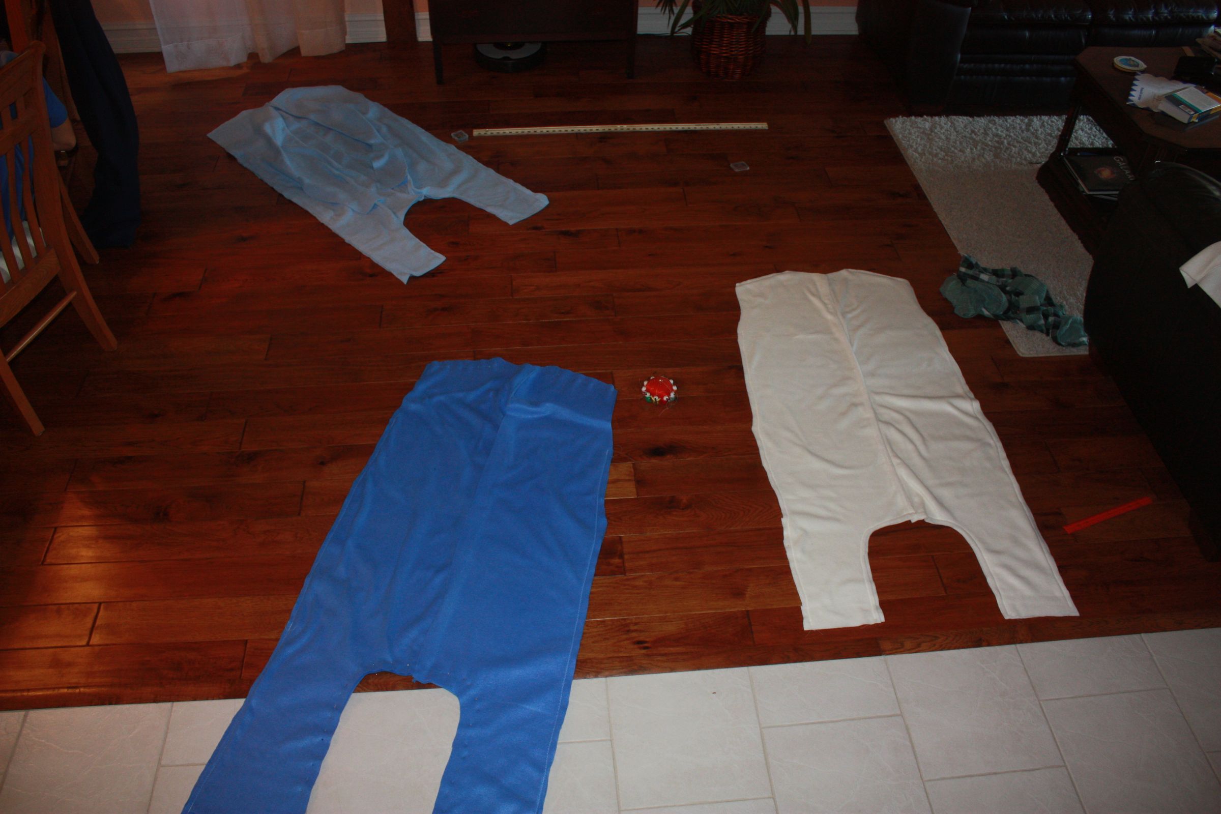 "Snuggie" Character Costume : 19 Steps (with Pictures) - Instructables