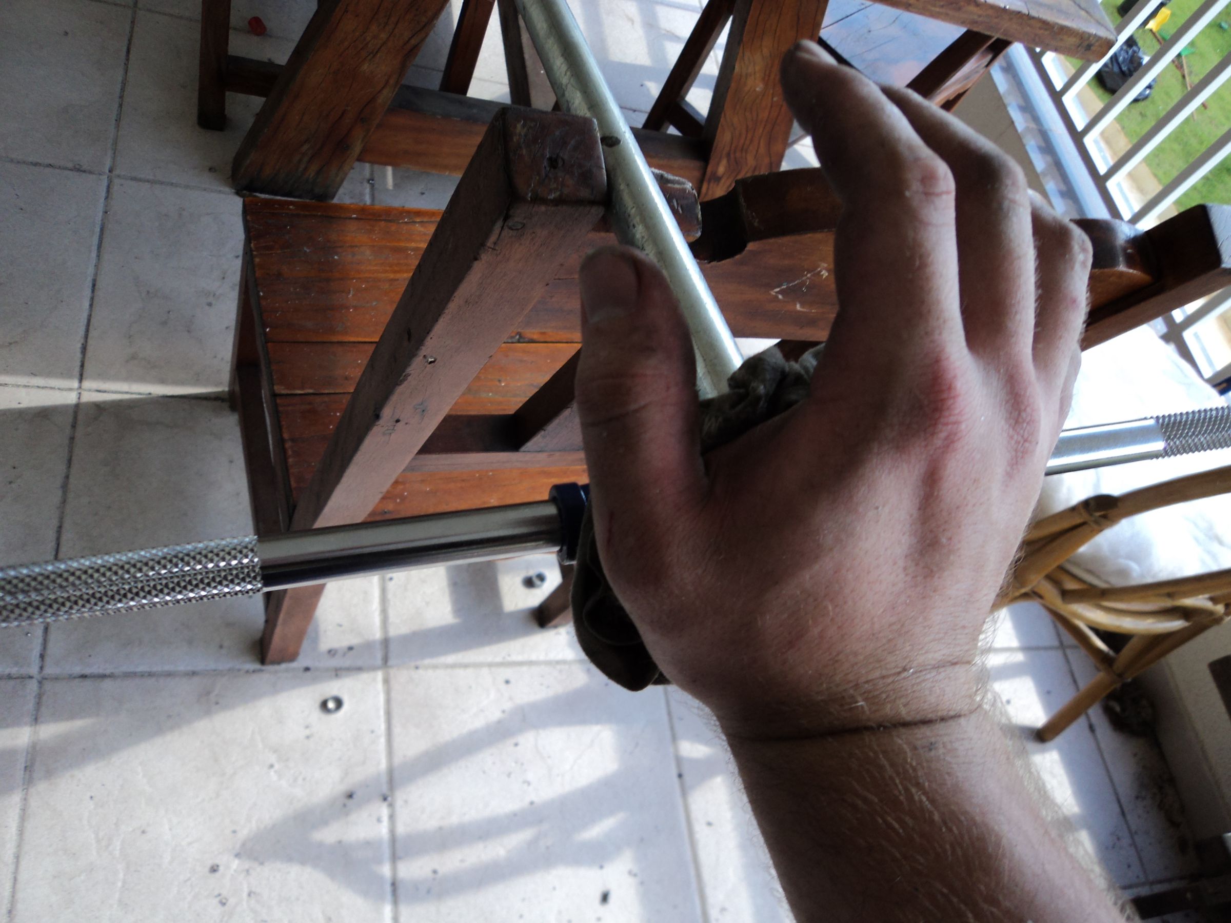 How to Cut Pipe Threads Without a Pipe Vise : 4 Steps (with Pictures ...