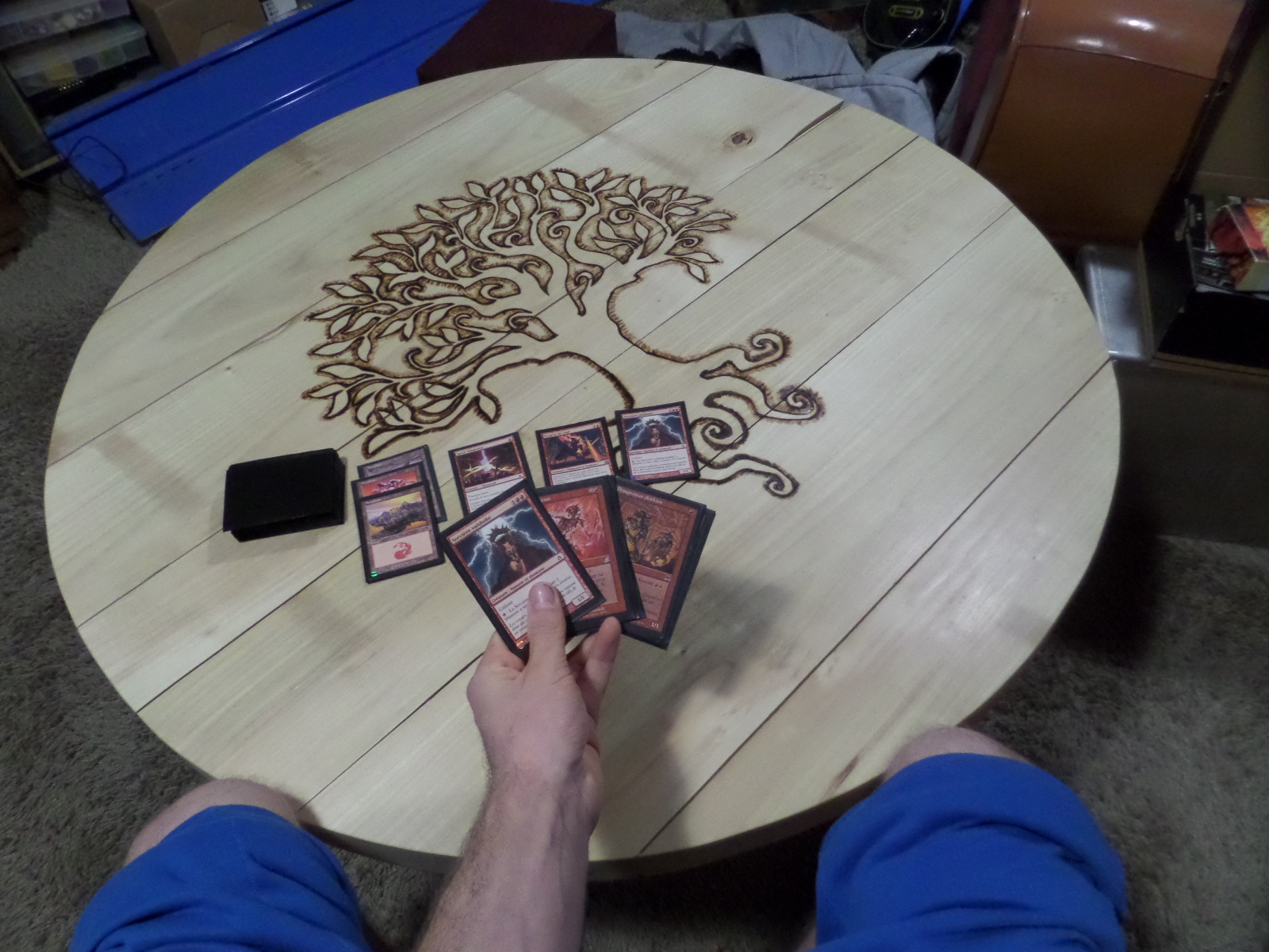 Engrave Tavern Table : 8 Steps (with Pictures) - Instructables