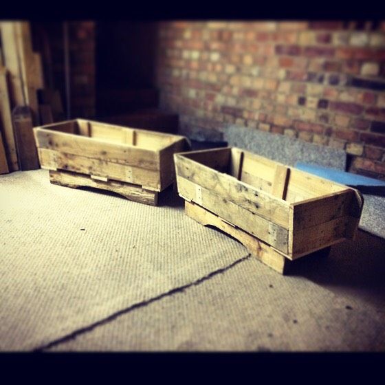 Two Pallets Herb Trough : 4 Steps (with Pictures) - Instructables