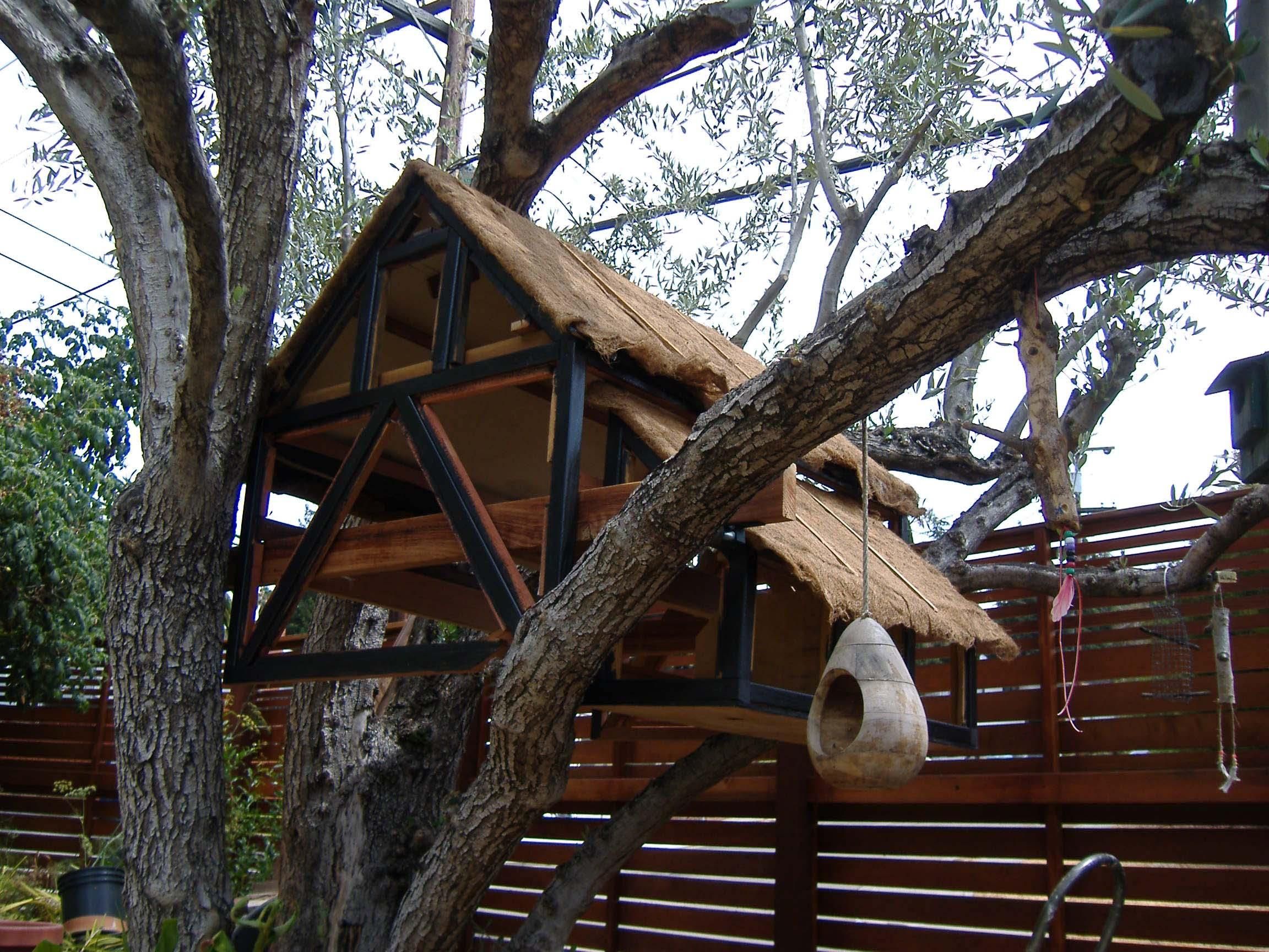 Half Timbered Thatched Roof Chicken Coop Treehouse : 4 Steps (with ...