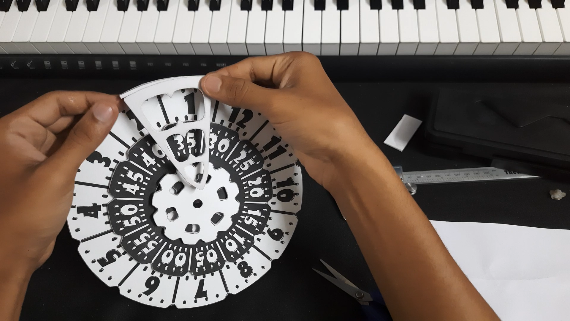 How to Make a Clock That Tells Time With a Twist...? : 8 Steps (with ...