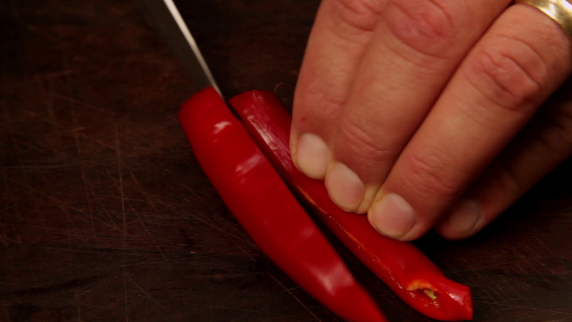 How to Easily Deseed a Chili - Food Hack : 4 Steps (with Pictures ...