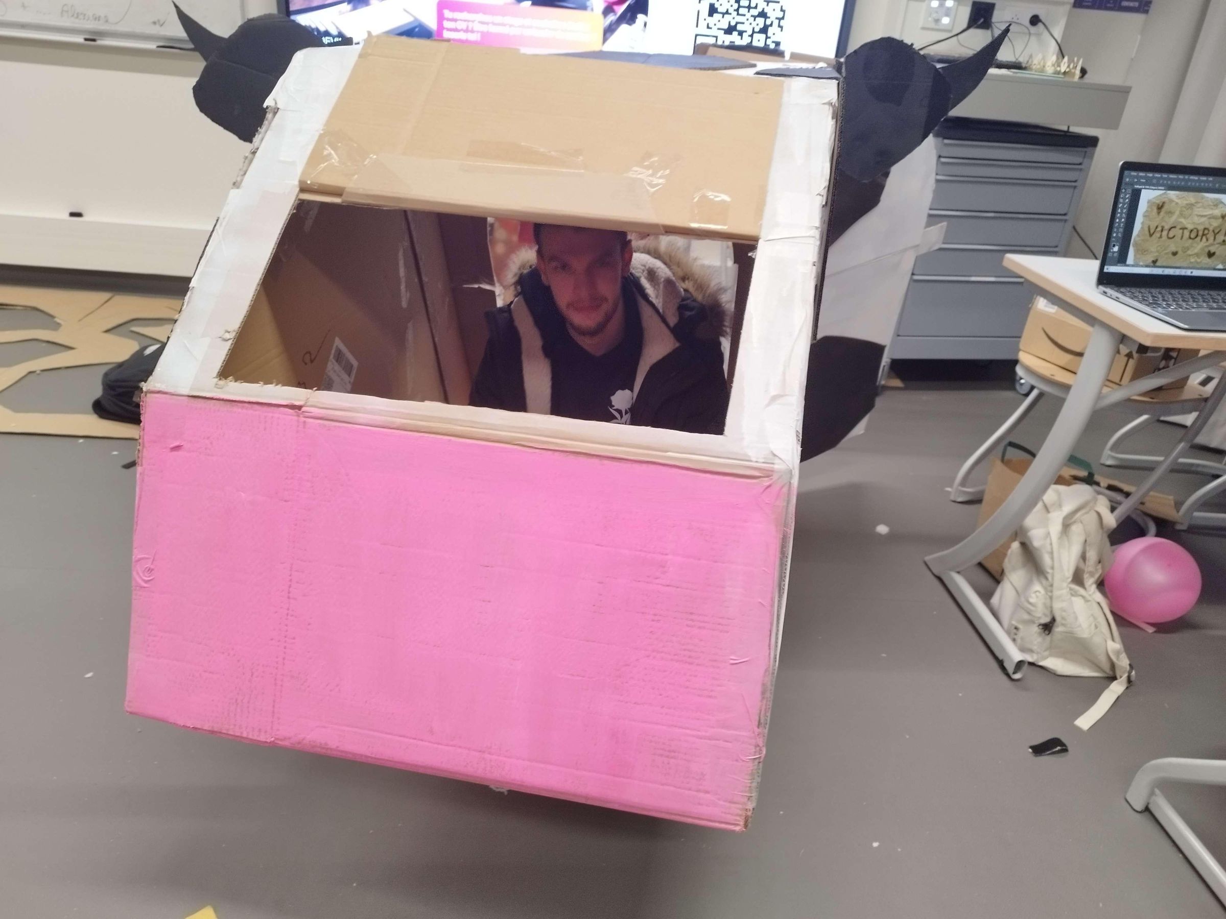 Make a Space Mecha Cow Controller for "Attack of the Bric-a-Brac" : 16 ...