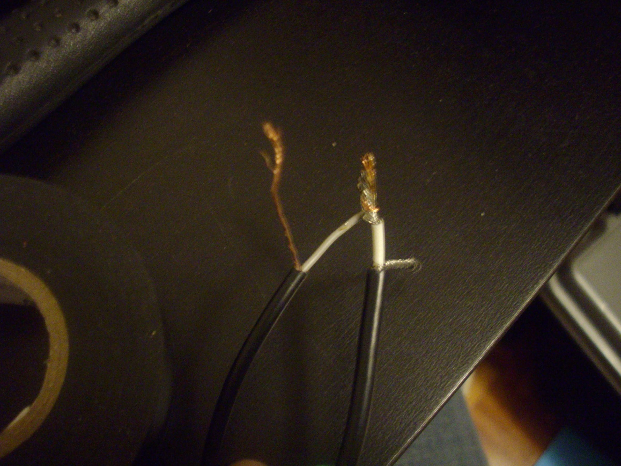 Quick and Easy Laptop's Power Plug Fix : 5 Steps - Instructables