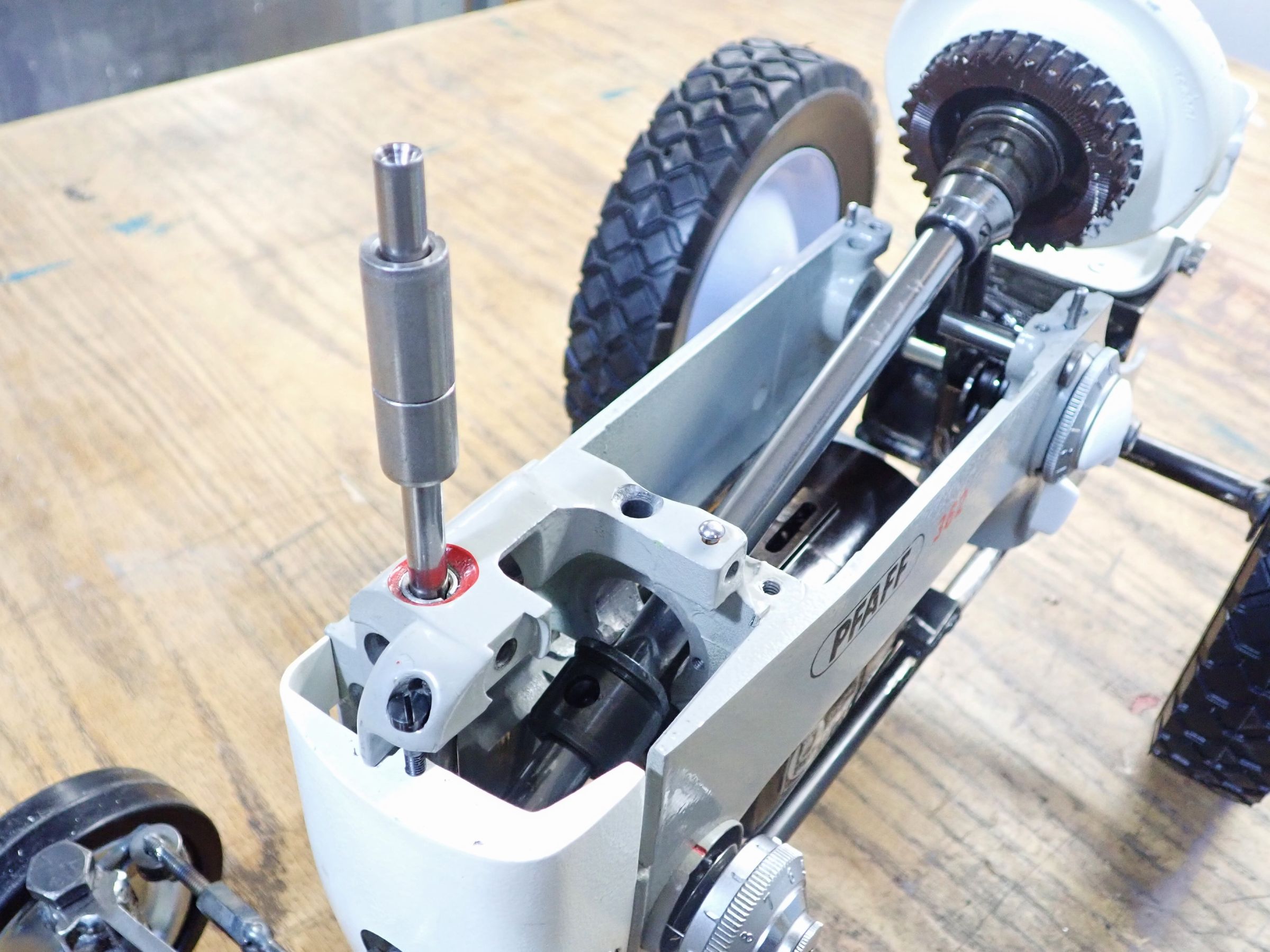 How to Make a Sewing Machine Tractor : 21 Steps (with Pictures ...