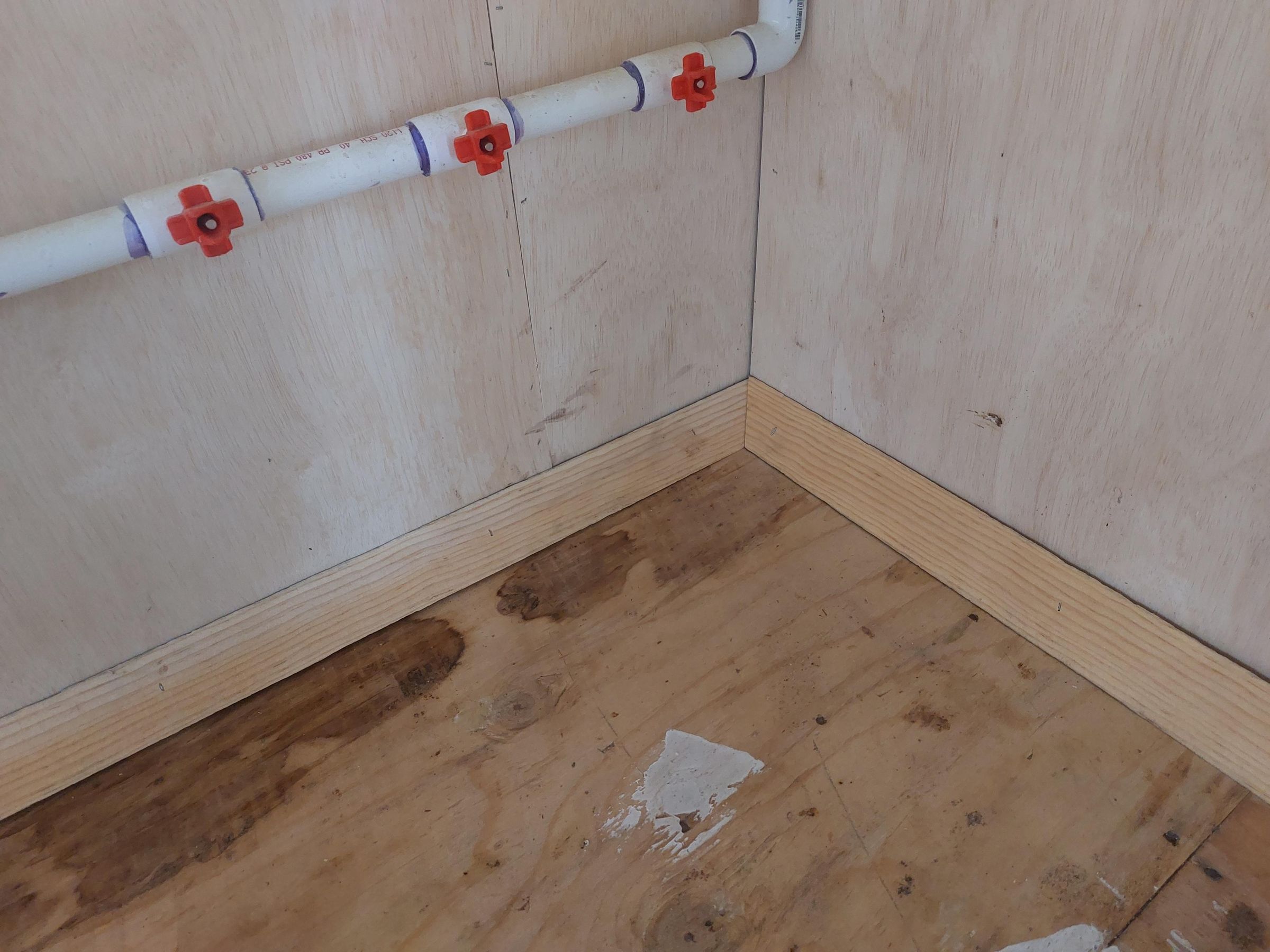 Easy-Care Henhouse : 16 Steps (with Pictures) - Instructables