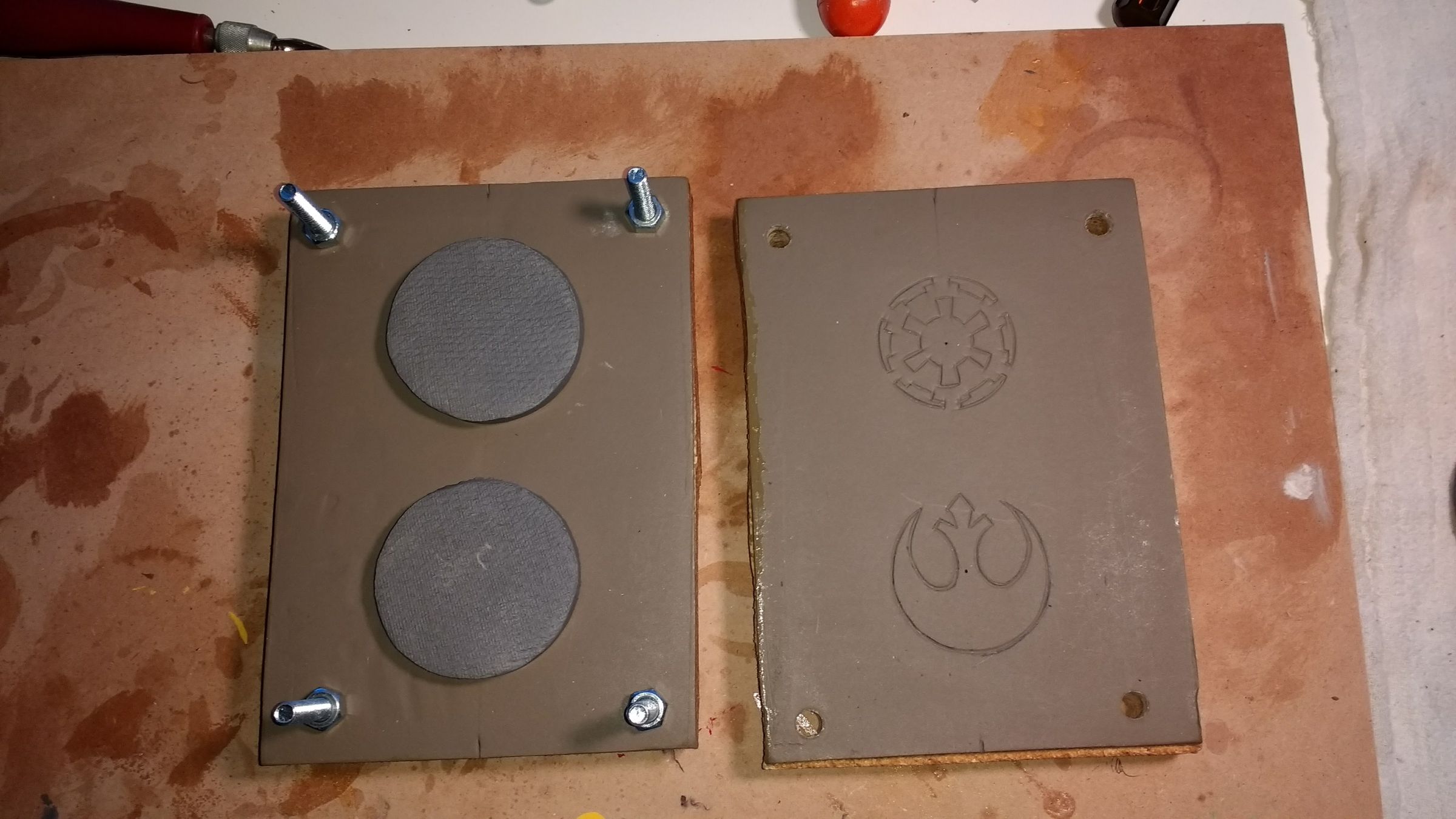 Make Your Own Challenge Coin or Geocaching Token : 13 Steps (with ...