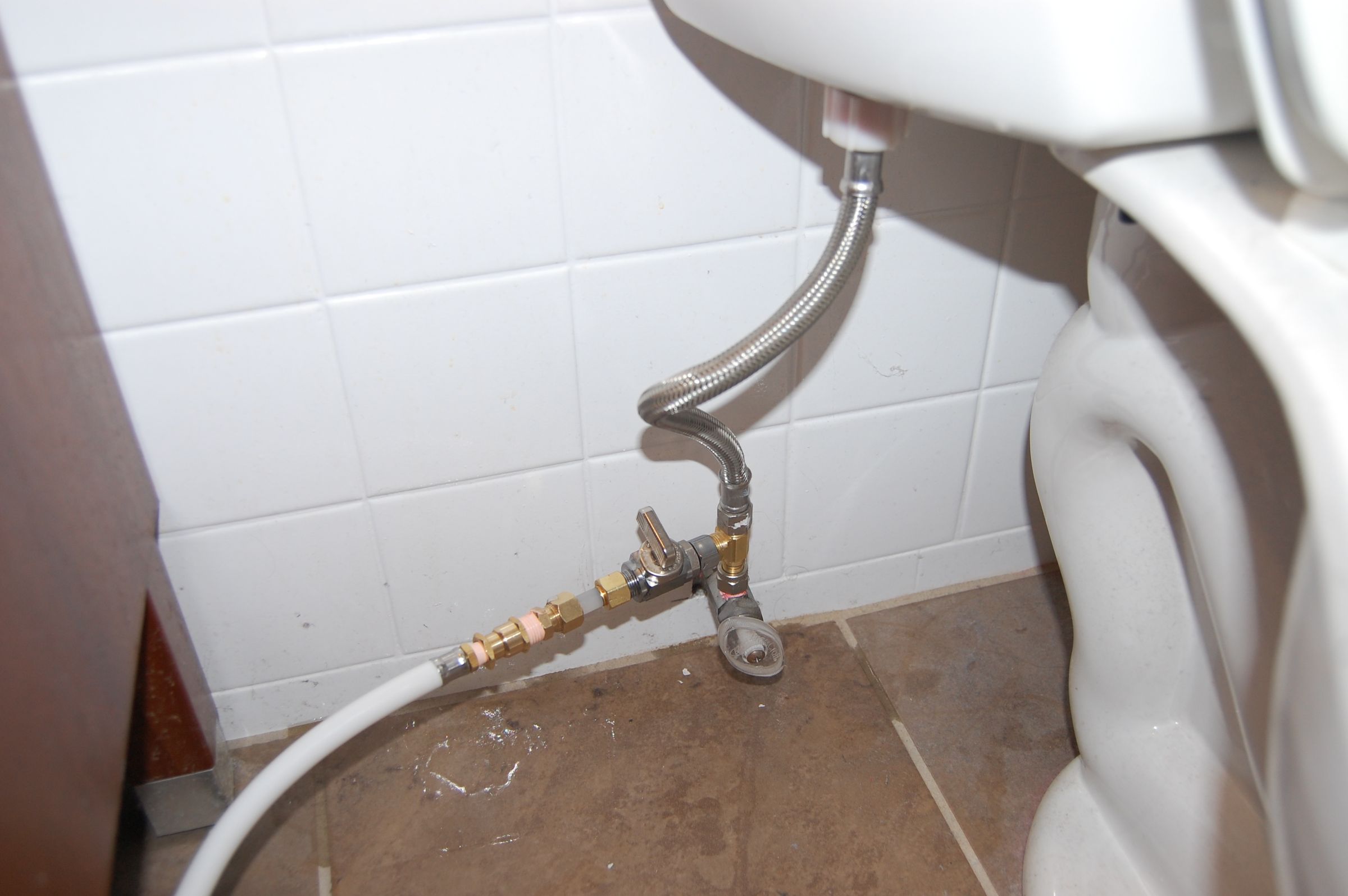 Add a Shower to Your Toilet : 4 Steps (with Pictures) - Instructables
