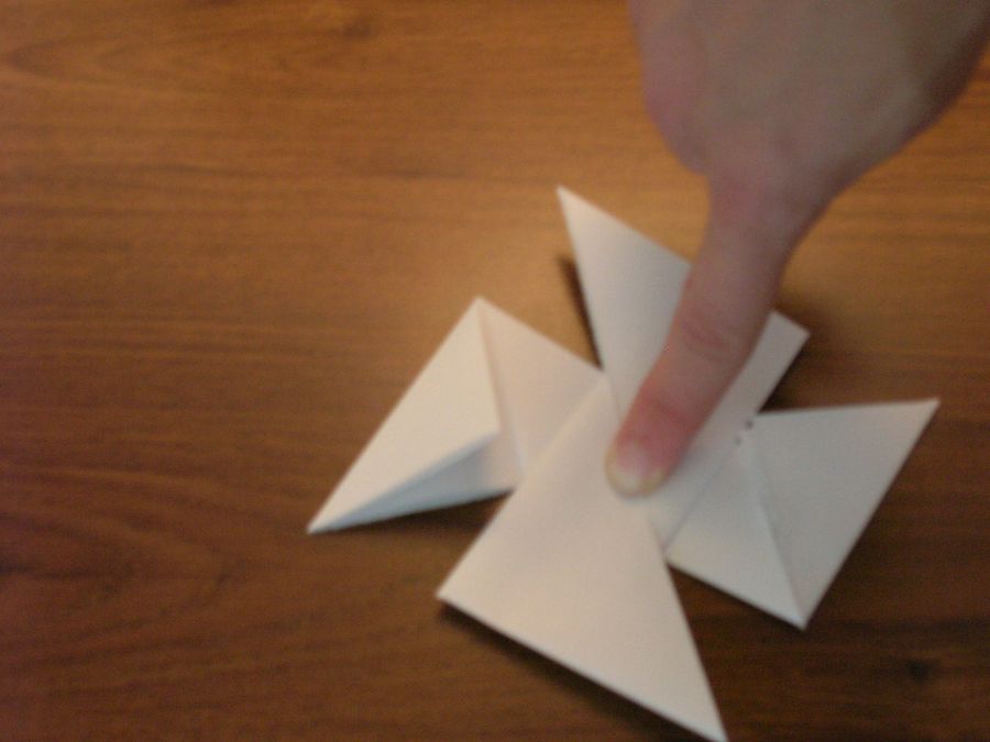 Paper Throwing Stars : 4 Steps - Instructables