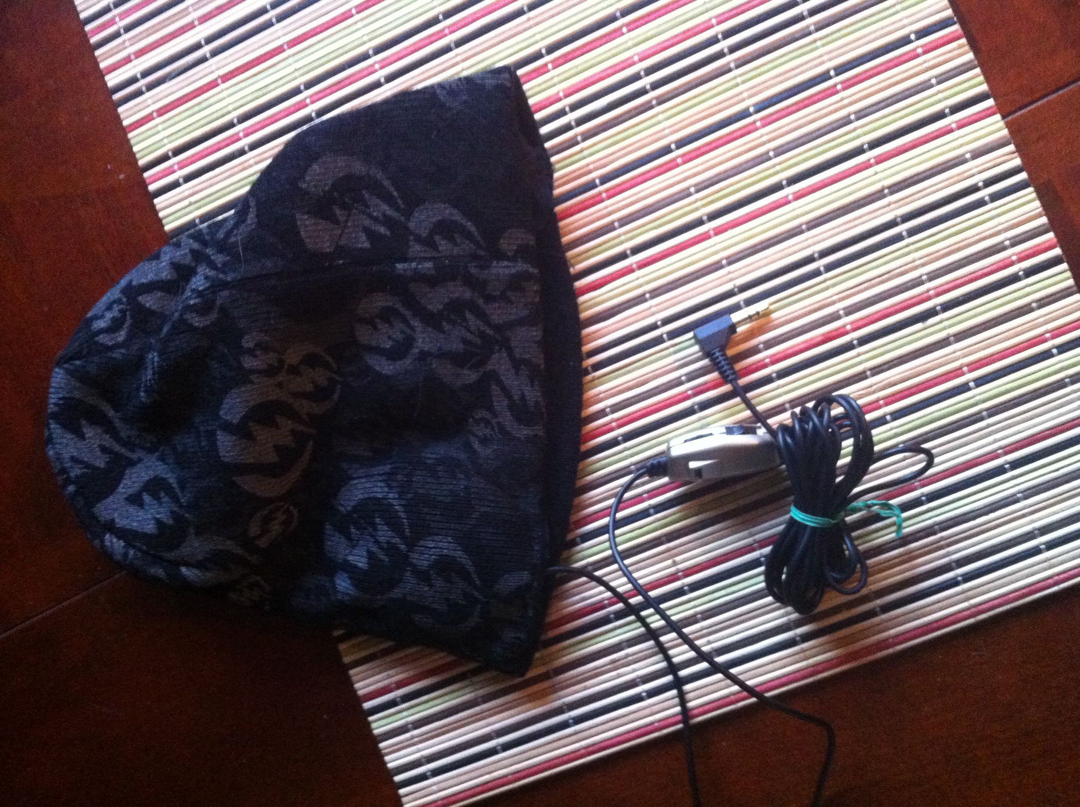 Headphones Hat : 4 Steps - Instructables