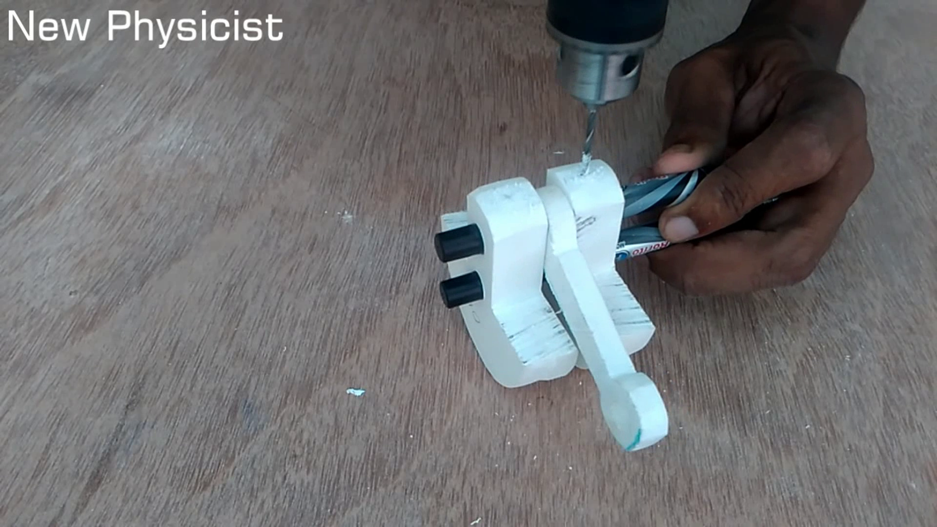 TWO STROKE ENGINE MODEL : 4 Steps - Instructables