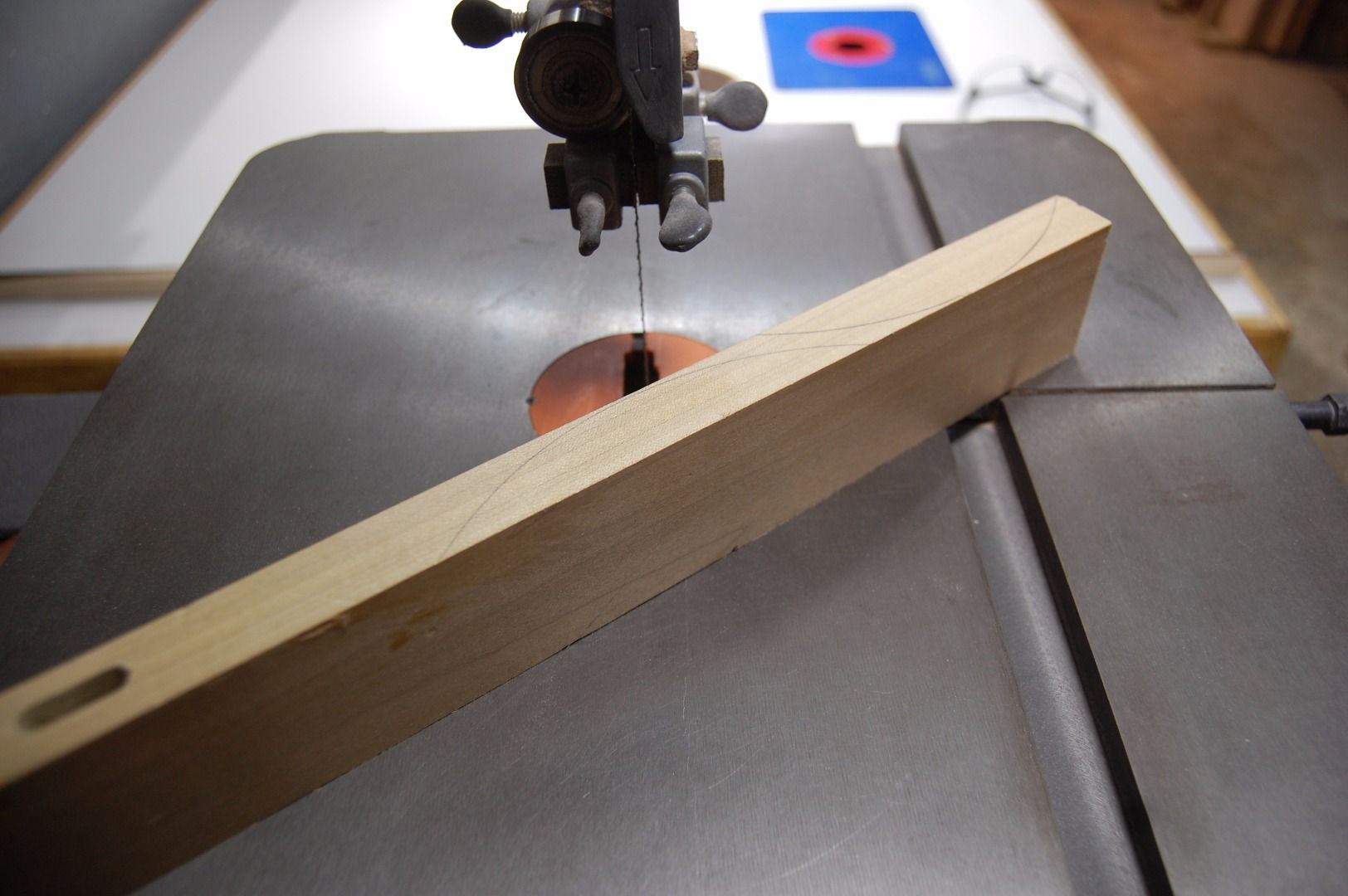 Diddley Bow : 17 Steps (with Pictures) - Instructables