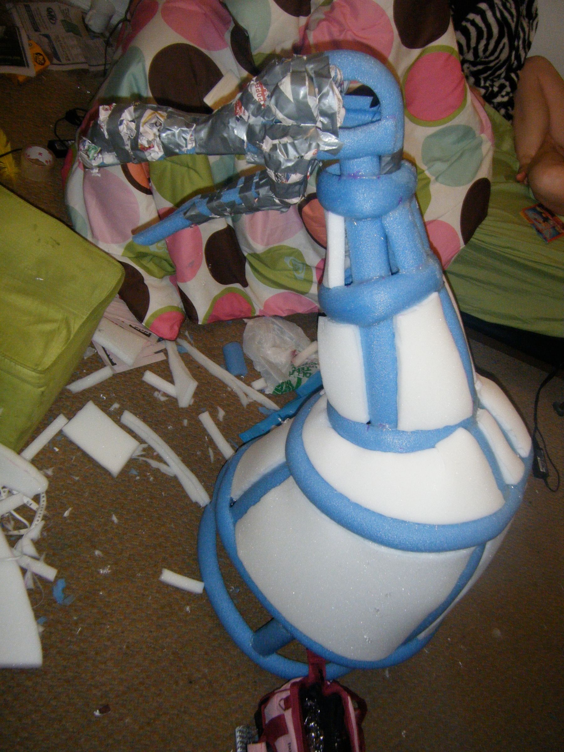 How to Create a Kevin Costume (The Bird From UP) : 8 Steps (with ...