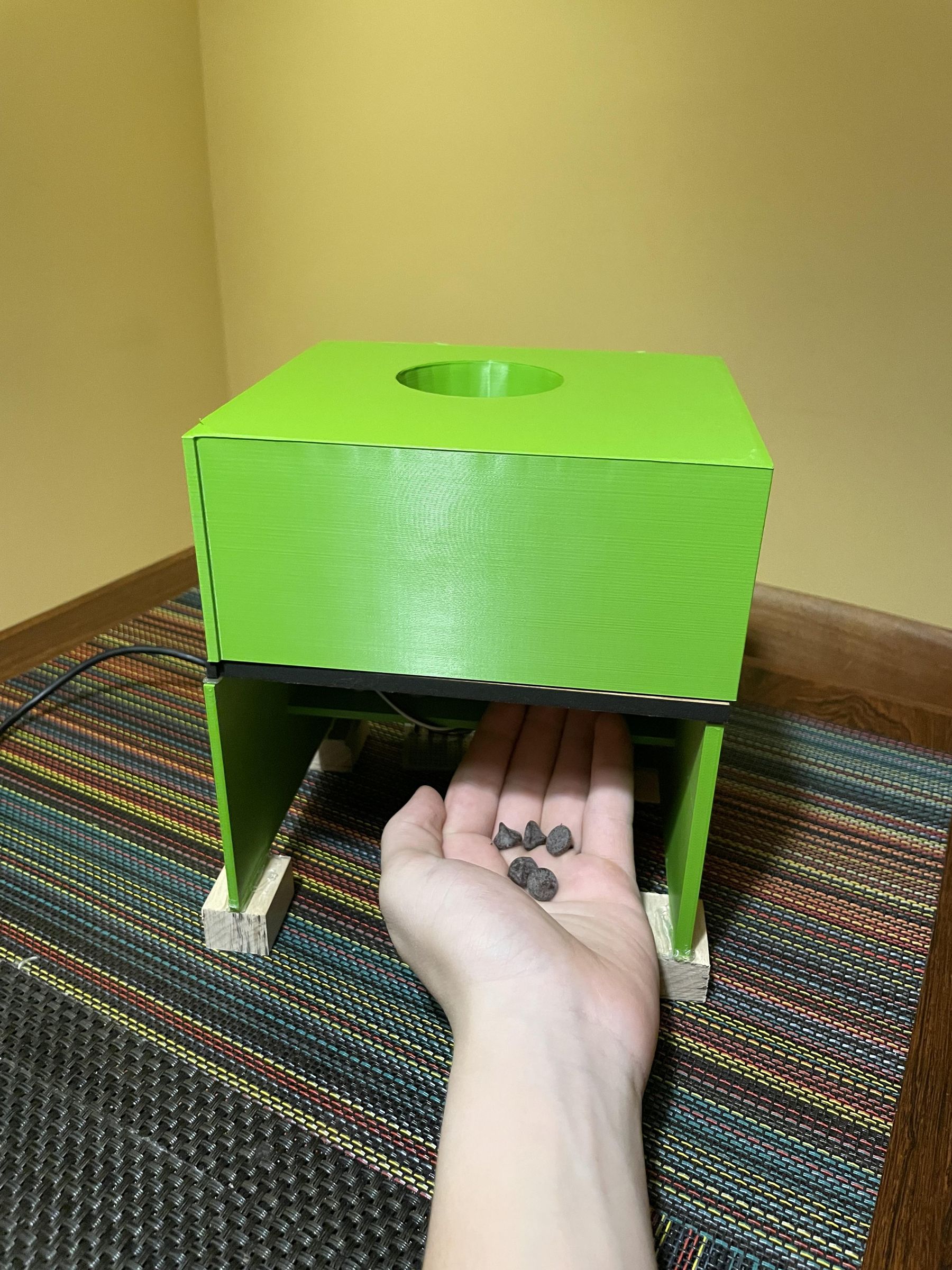 Mini Touchless Candy Dispenser : 7 Steps - Instructables