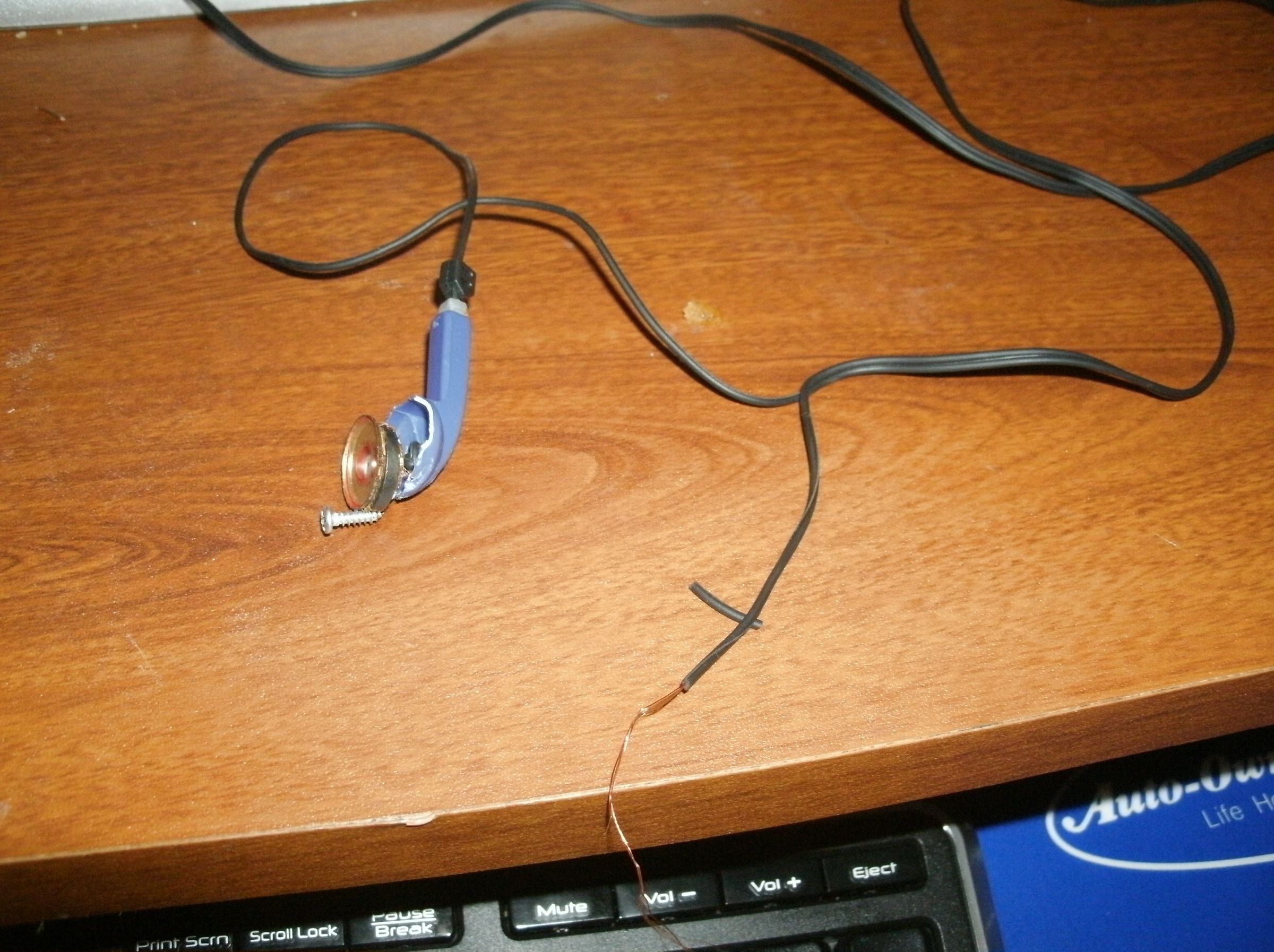 Portable Ipod Speaker With LEDS!!! : 9 Steps - Instructables