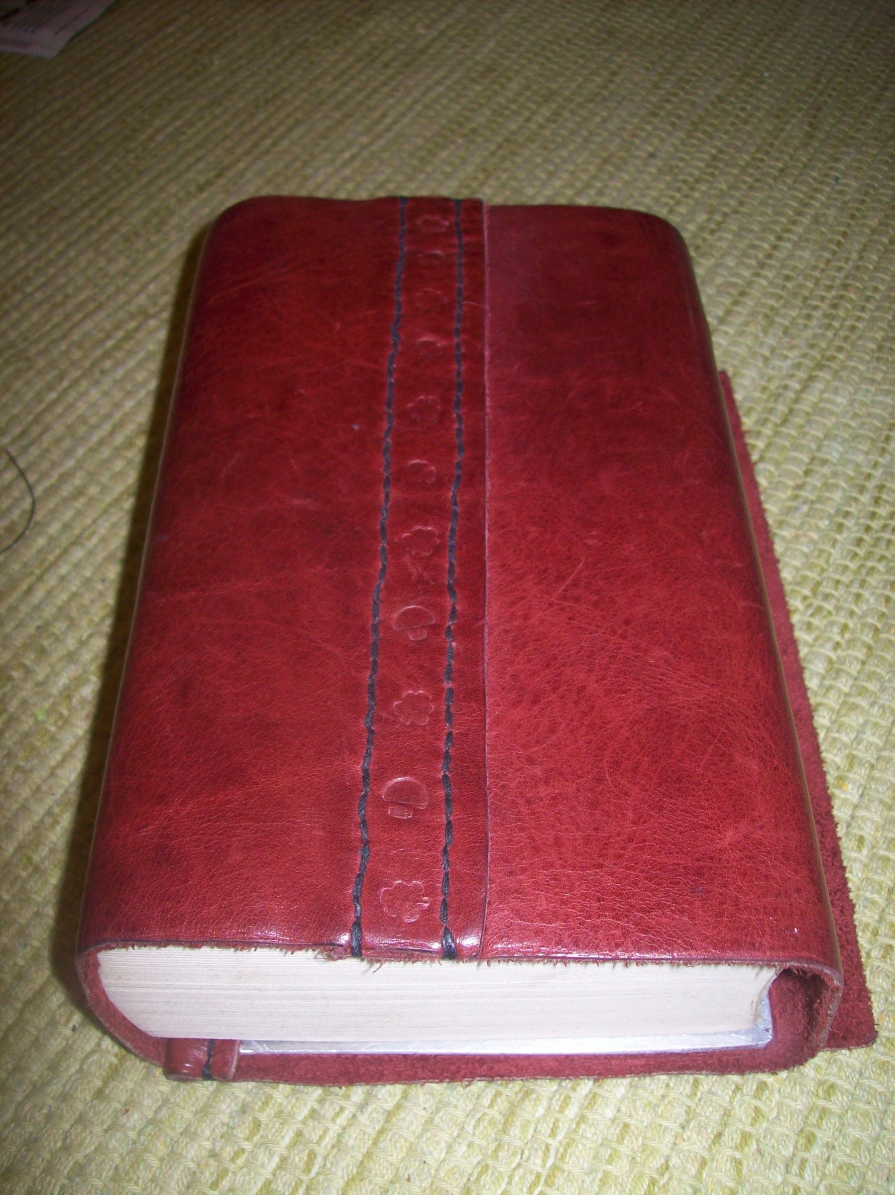 Book Protector : 4 Steps - Instructables